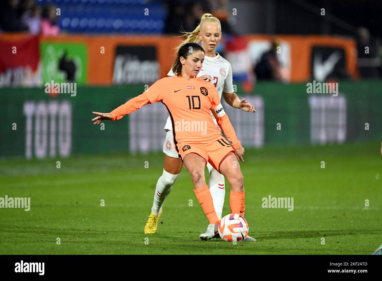 ZWOLLE - (lr) Danielle van de Donk of Holland, Sofie Junge Pedersen of Denmark during the ...
