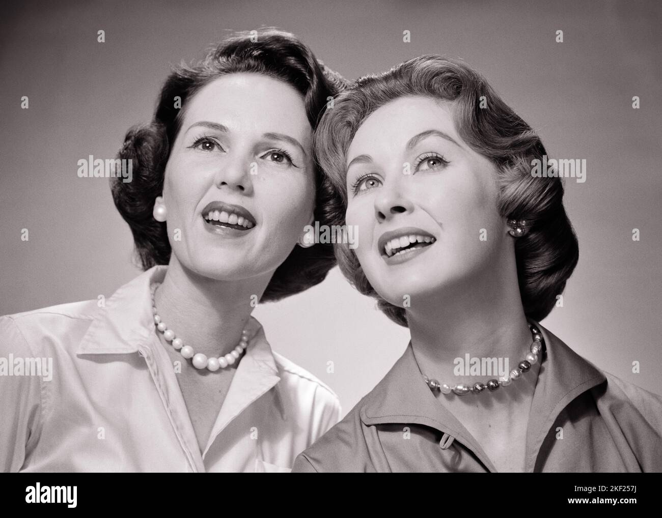 1950's two women friends hi-res stock photography and images - Alamy