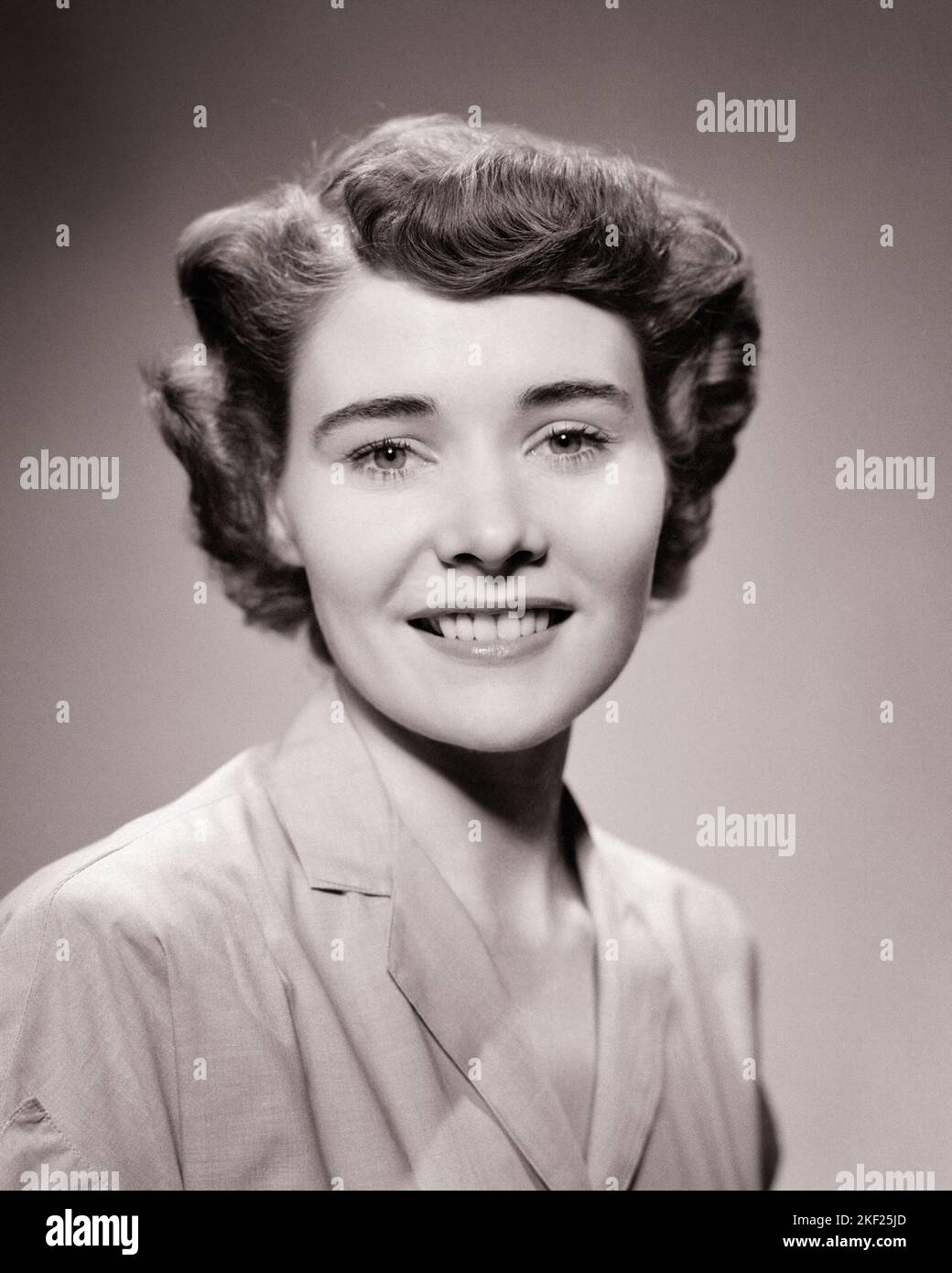 1940s 1950s SMILING WOMAN PORTRAIT LOOKING AT CAMERA LOOKING AT CAMERA ...