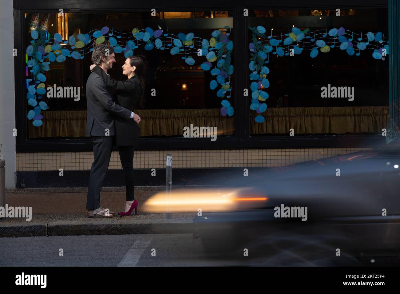 Romantic photos of a couple out for a date in a downtown urban setting ...