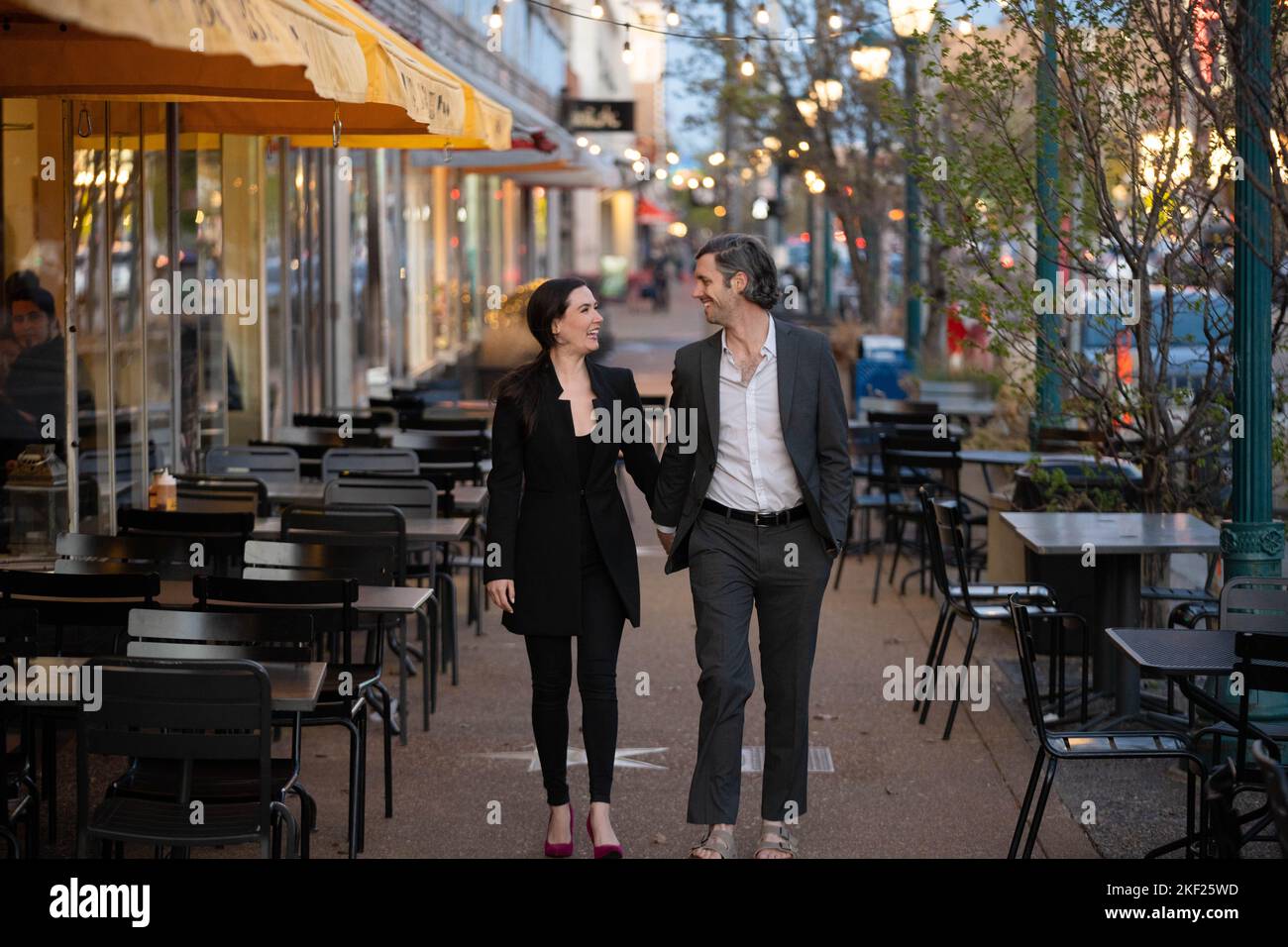 Romantic photos of a couple out for a date in a downtown urban setting ...