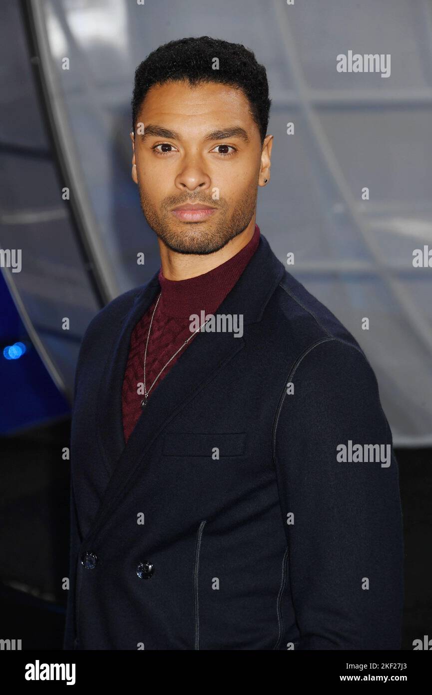LOS ANGELES, CALIFORNIA - NOVEMBER 14: Regé-Jean Page (Rege-Jean Page ...