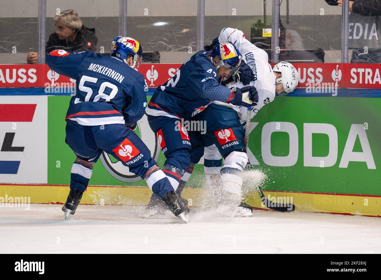 Munich, Germany. 15th Nov, 2022. Ice hockey: Champions League, EHC Red ...