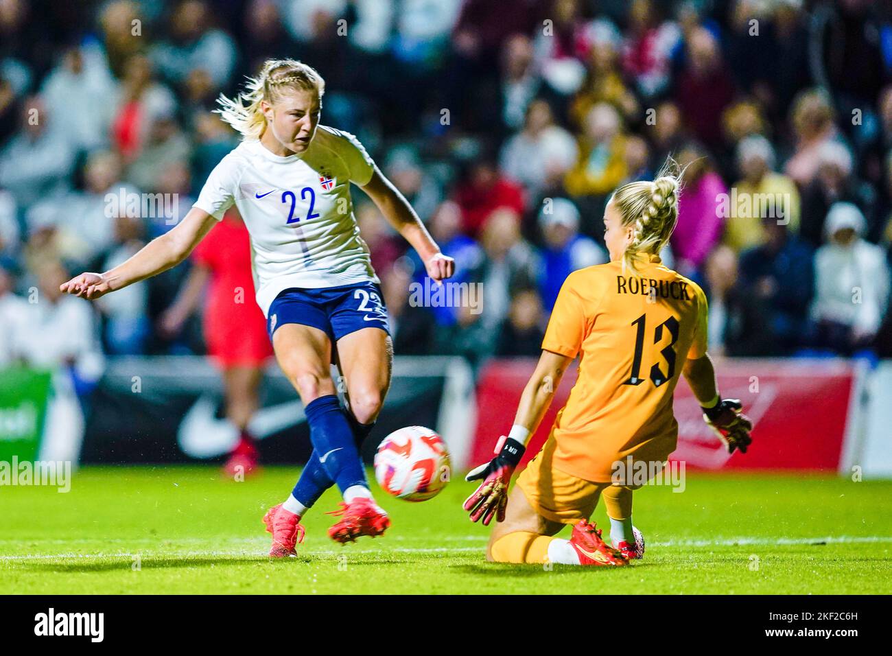 Murcia, Spain 20221115.Norway's Sophie Román Haug and England's ...