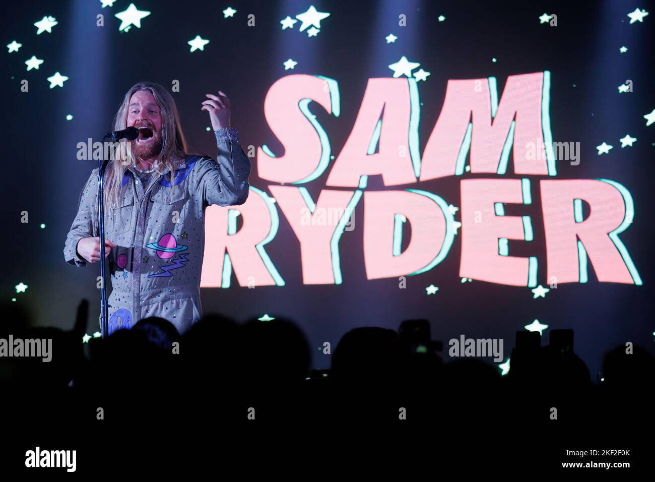 BARCELONA - NOV 8: Sam Ryder (singer) performs on stage at Apolo on ...