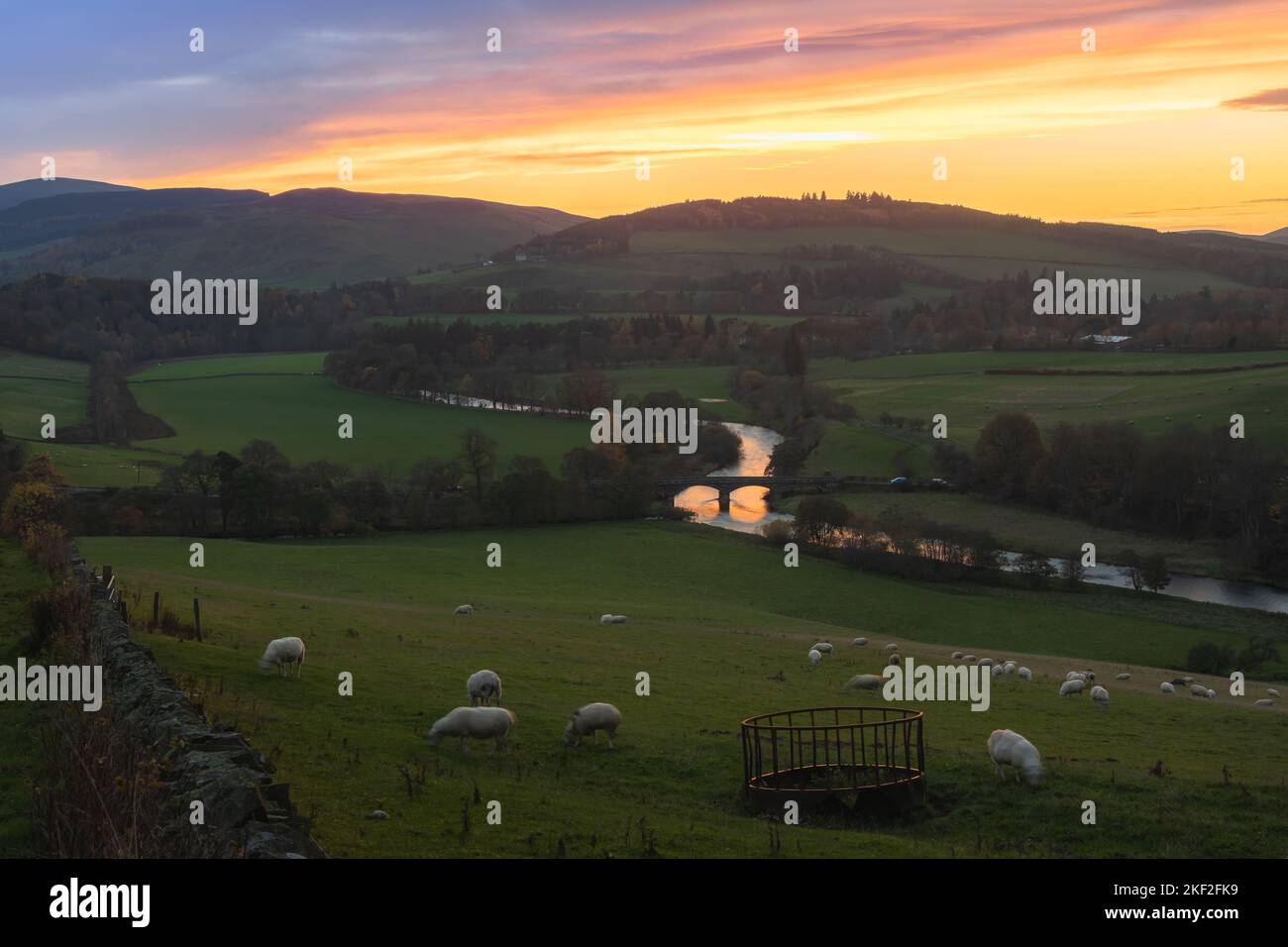 Beautiful landscape view at sunset in Autumn of rolling hills and rural ...