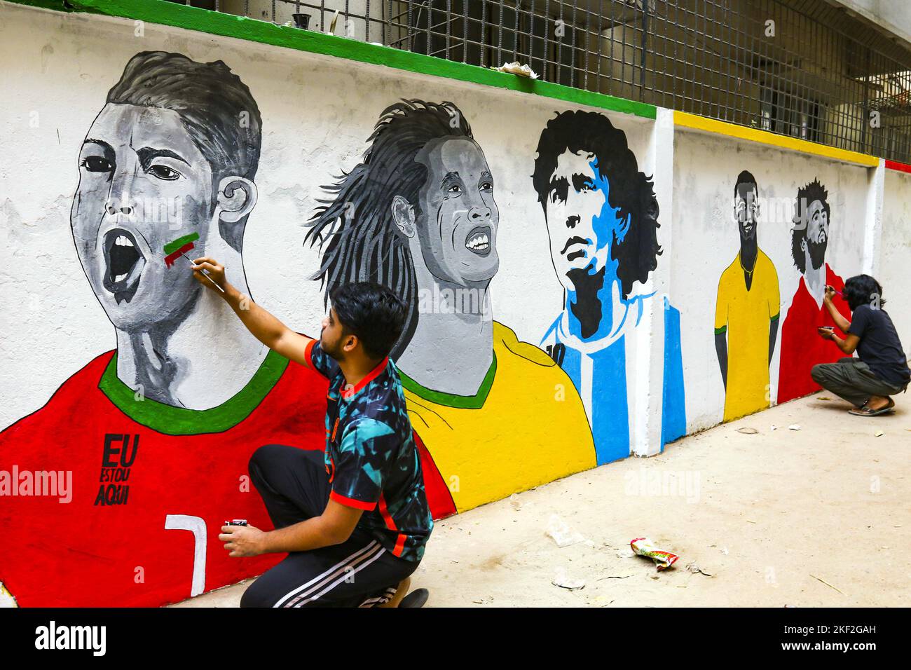November 15 2022 Dhaka Bangladesh A Bangladeshi Artist Paints A