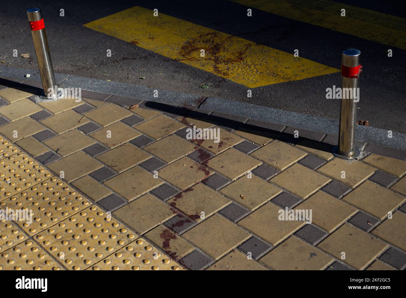 Splatter blood on the floor hi-res stock photography and images - Alamy