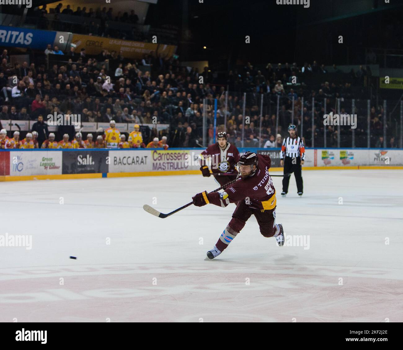 Los Angeles, California, USA. 15th Nov, 2022. LINUS OMARK of the NLA's ...
