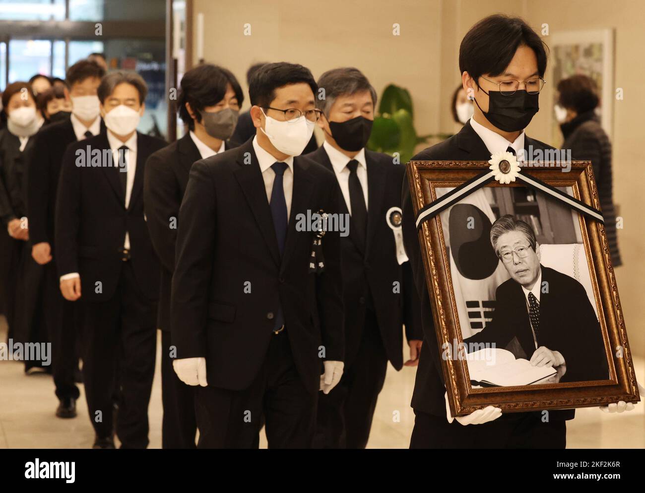 16th Nov, 2022. Funeral for ex-Supreme Court chief justice A funeral ...