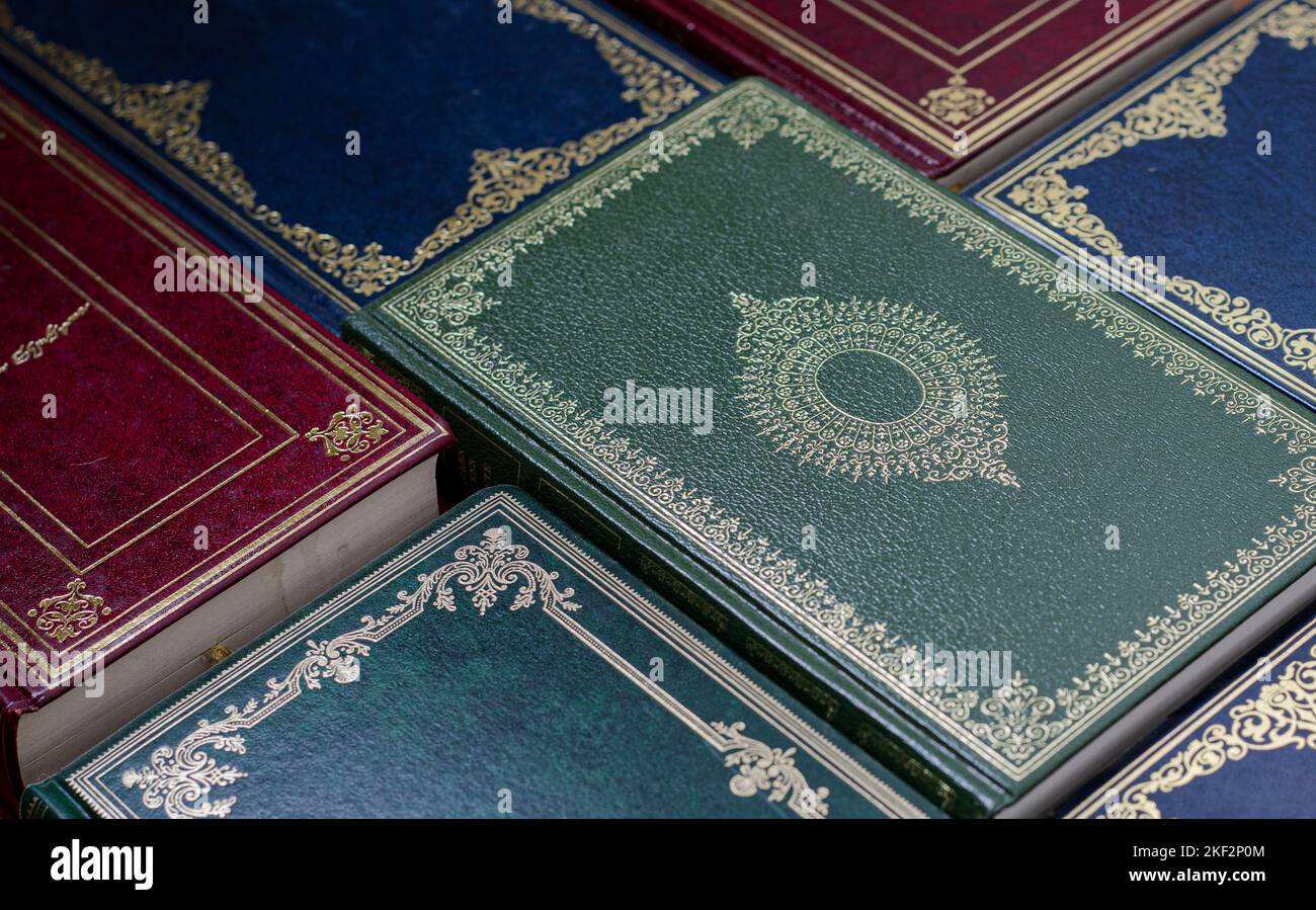 Old fashioned book covers hi-res stock photography and images - Alamy