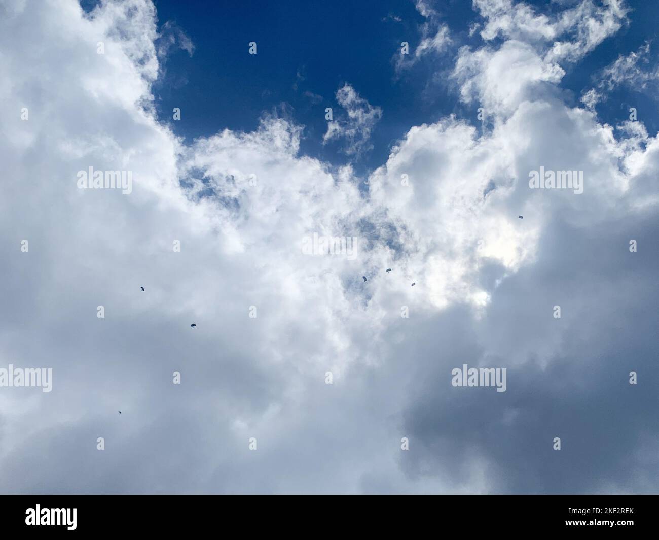 221103-N-ML137-1020 KEKAHA, Hawai`i (Nov. 3, 2022) — Sailors assigned ...