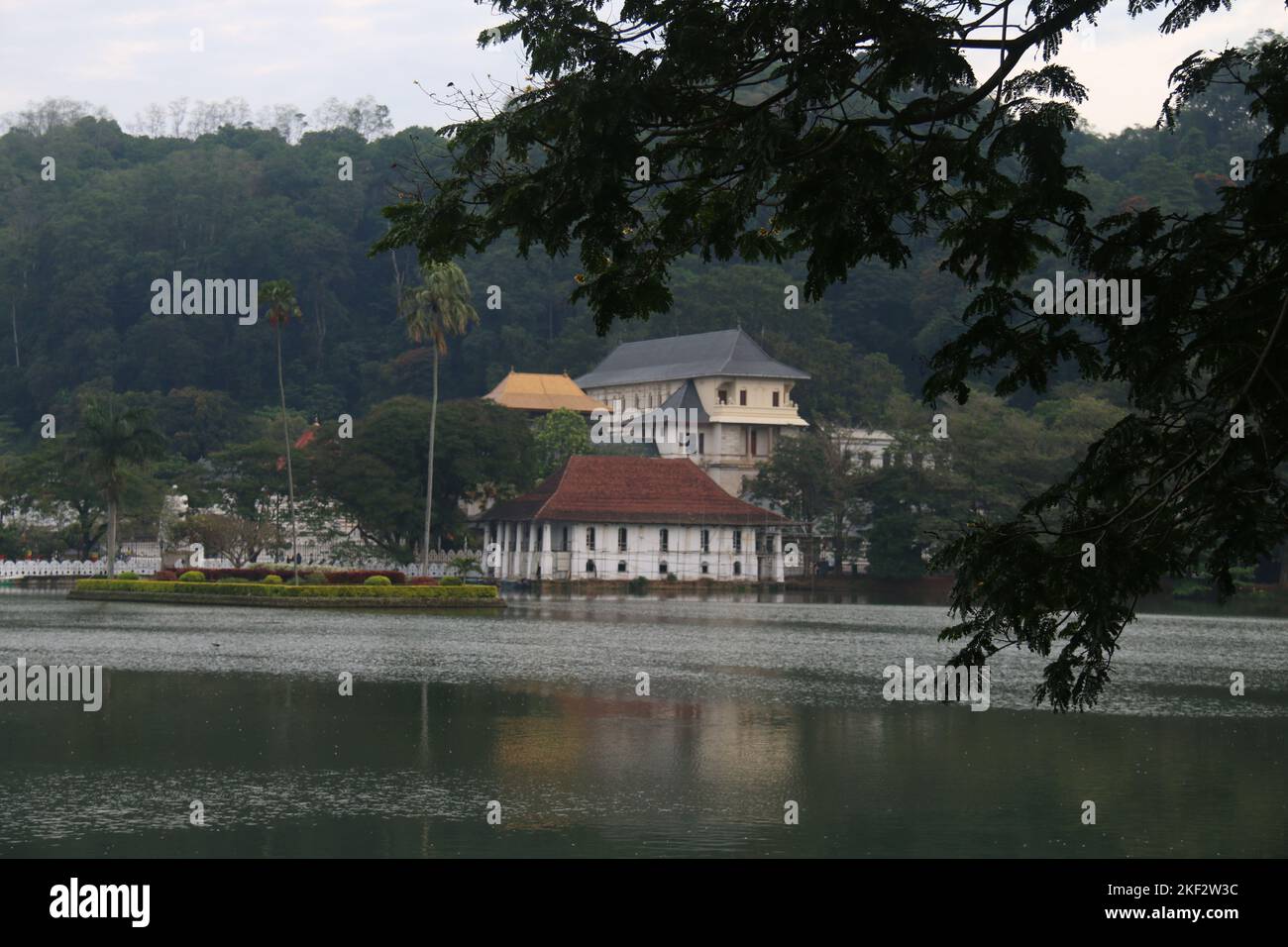 Kandy lake at sunrise hi-res stock photography and images - Alamy