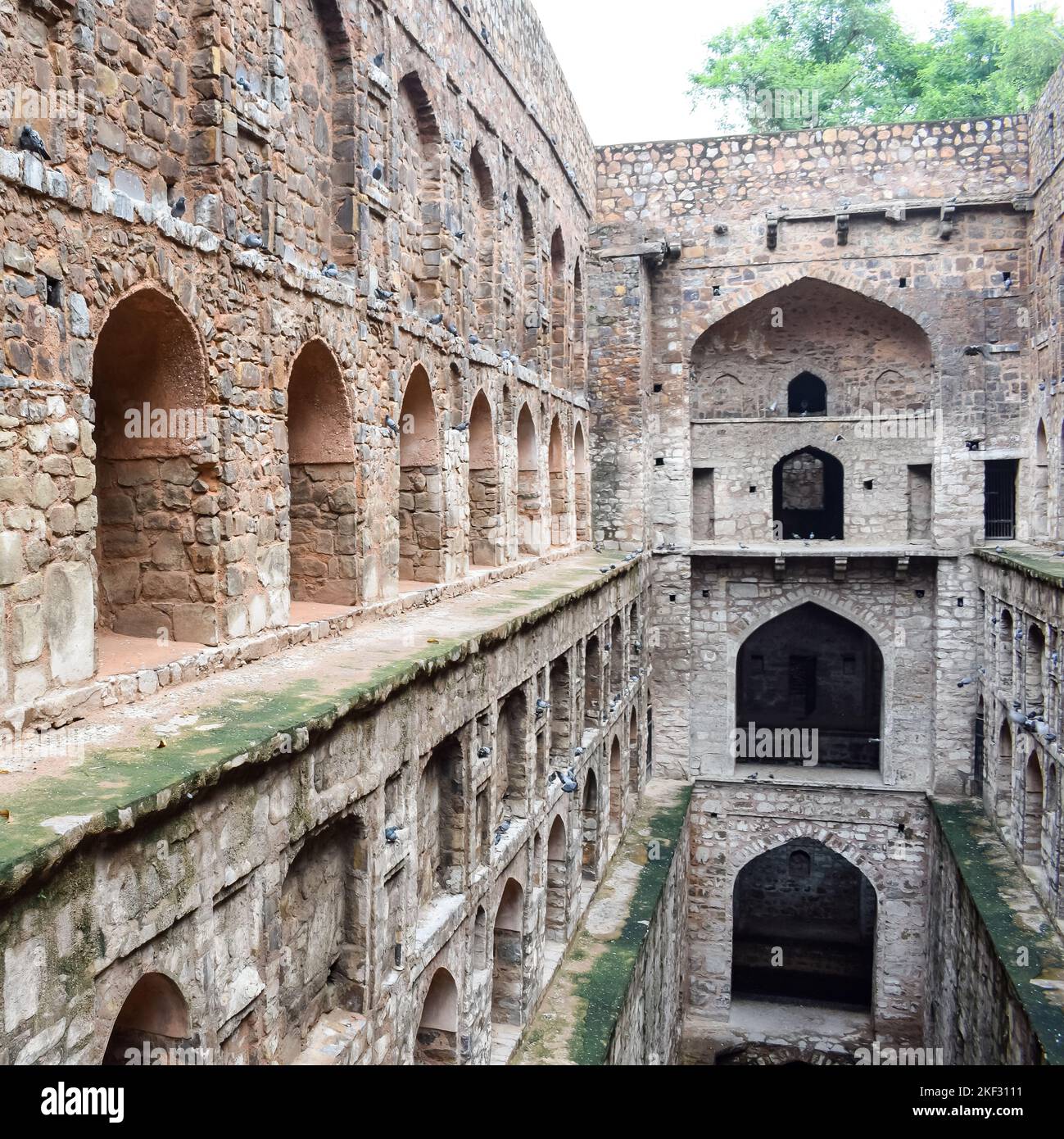 Indian step well hi-res stock photography and images - Alamy