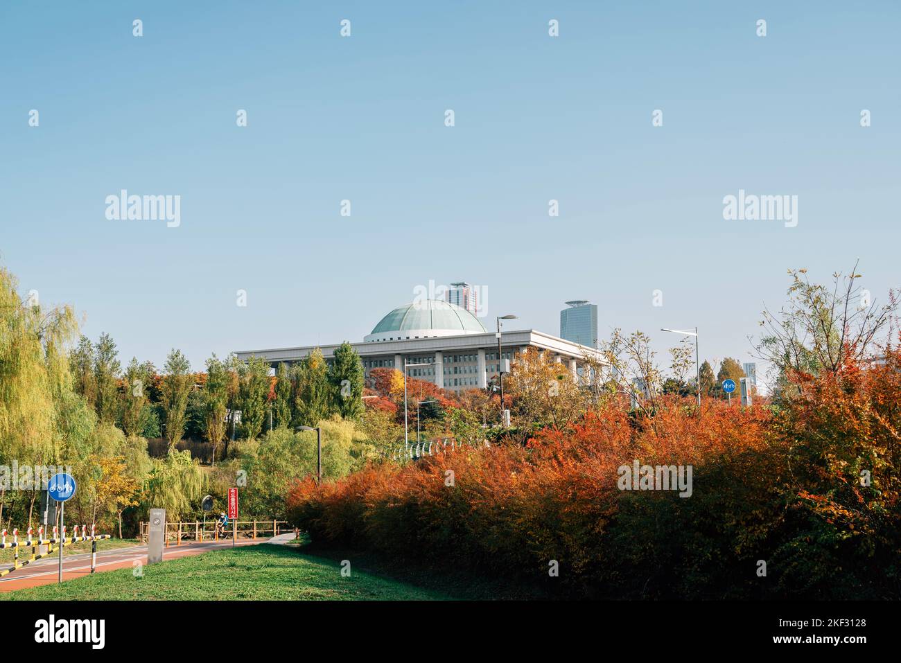 Korea national assembly building hi-res stock photography and images ...