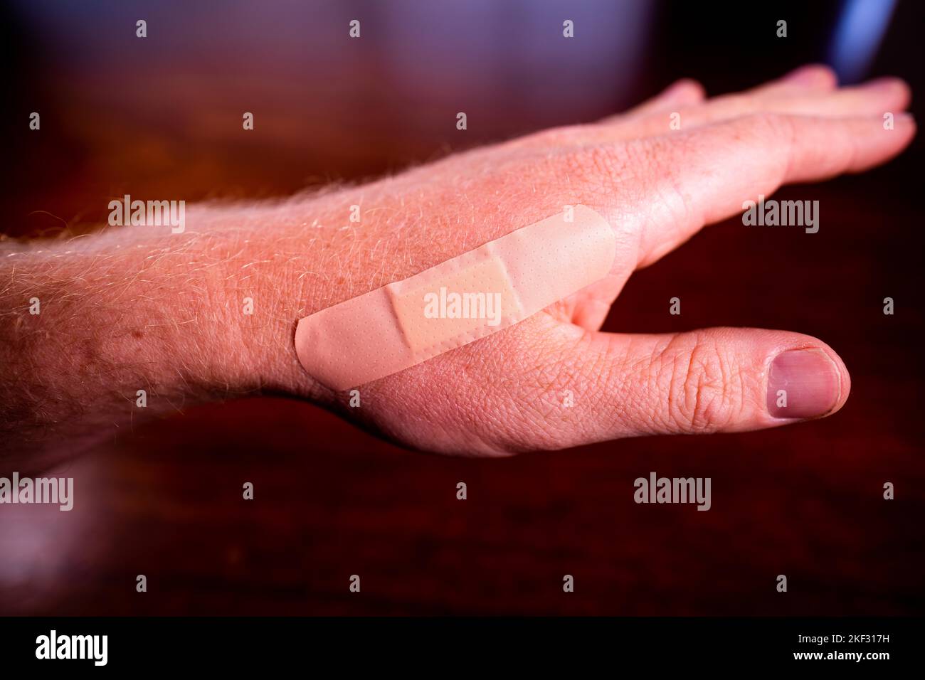 Bandaid child hi-res stock photography and images - Alamy