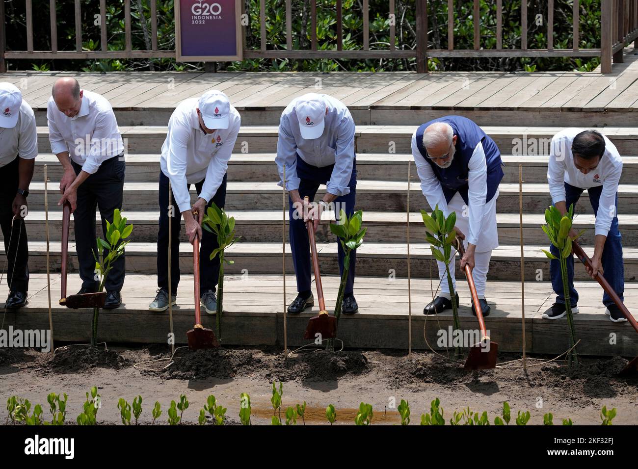 Anthony albanese and narendra modi hi-res stock photography and images ...
