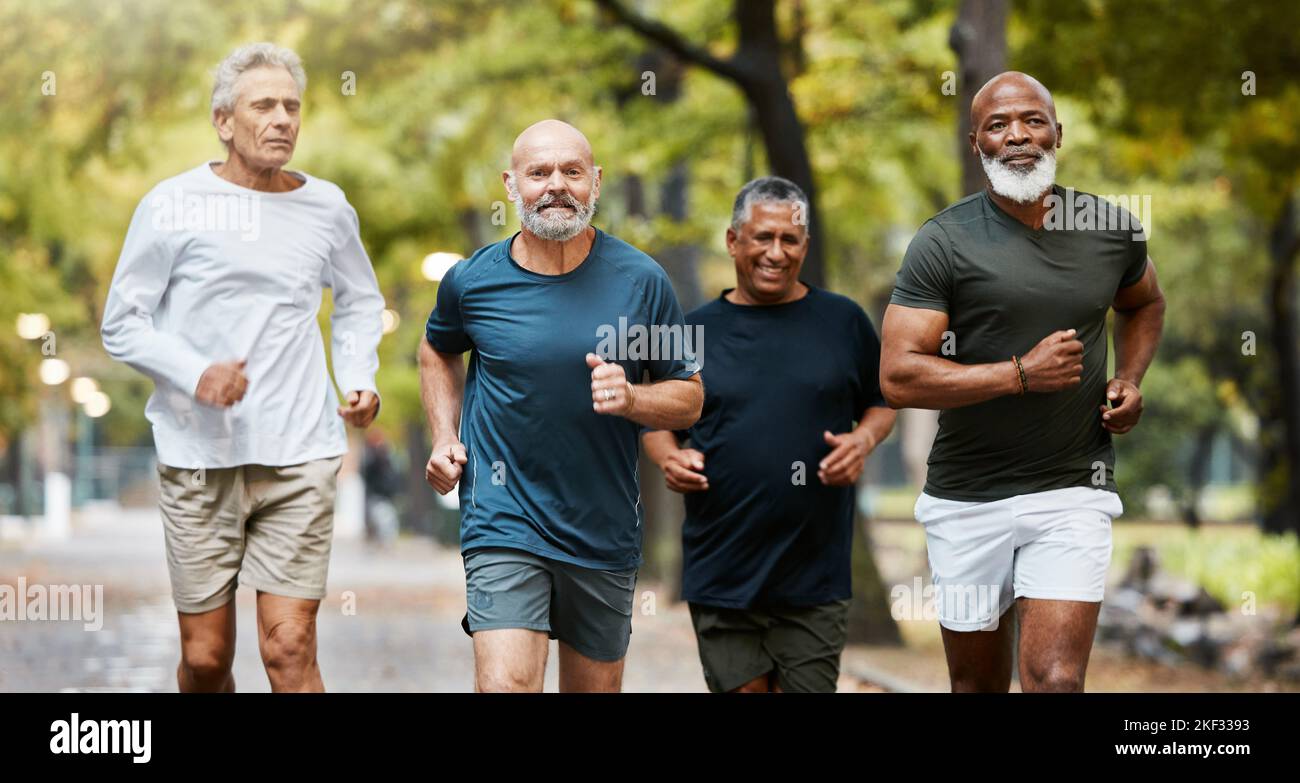 Group of old men hi-res stock photography and images - Alamy