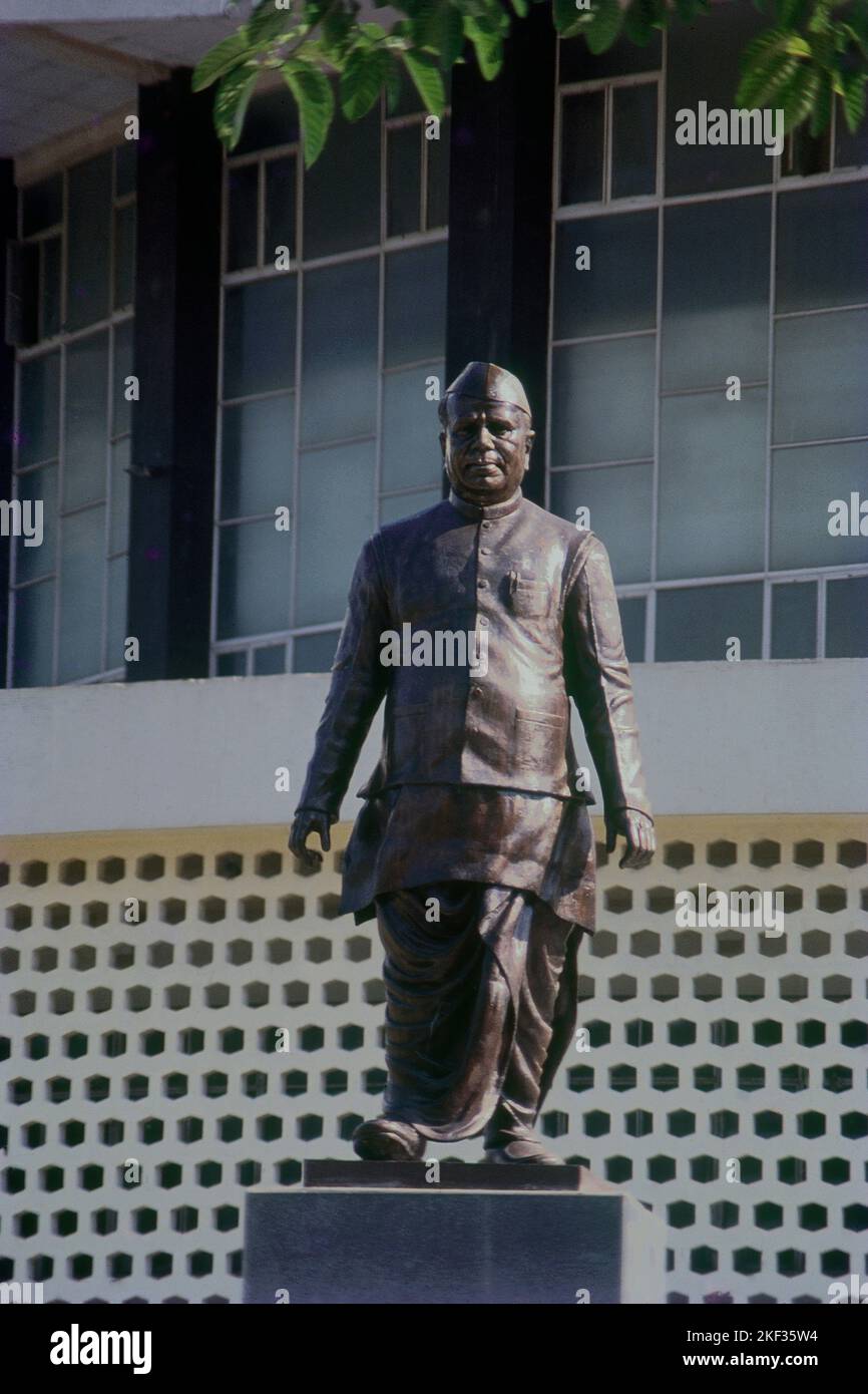 Statue of Yashwantrao Chavan first Chief Minister of Maharashtra at ...
