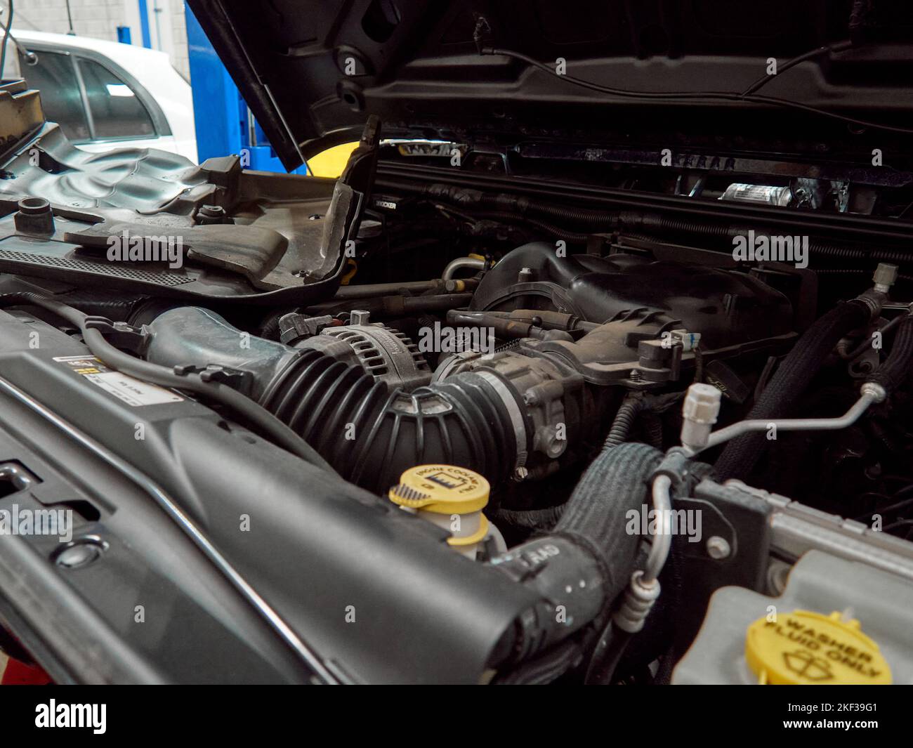 Professional mechanics workshop where automotive mechanics engineers ...