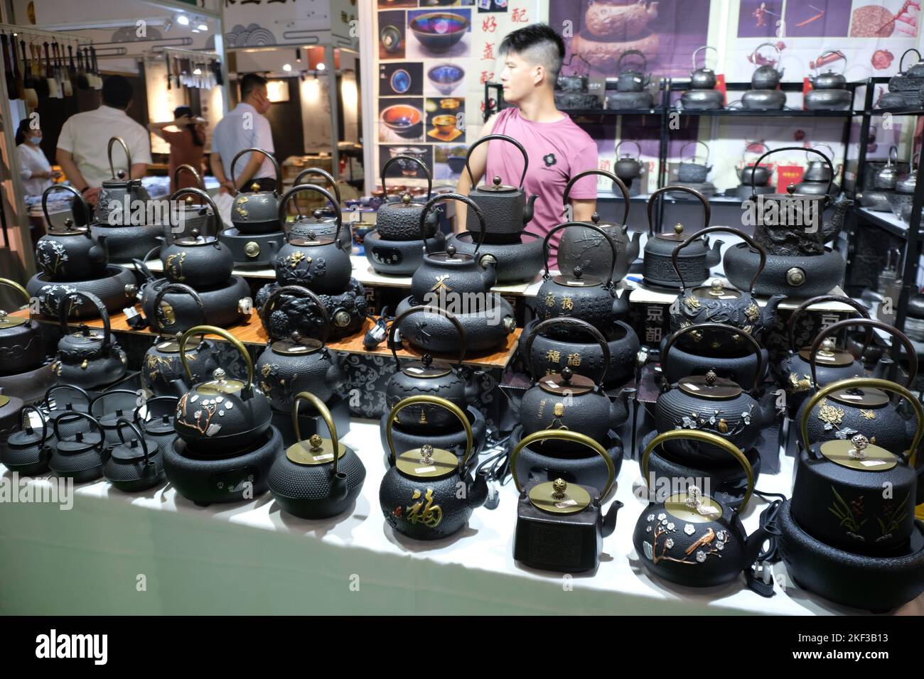 Citizens are selecting and buying tea set at the 6th China (Shenyang ...