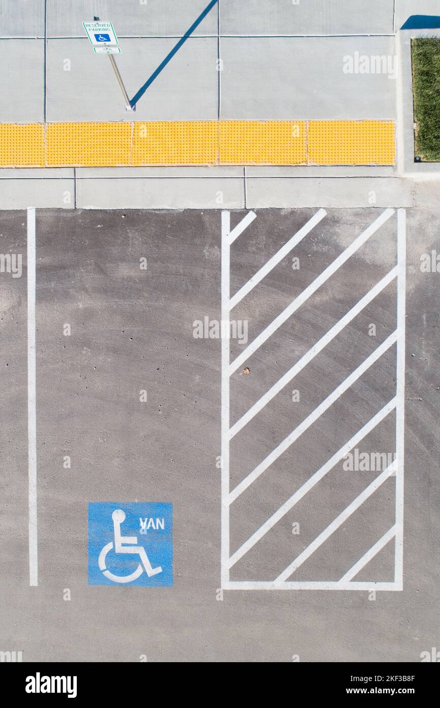 handicapped parking bay Stock Photo - Alamy handicapped parking bay Stock Photo - Alamy