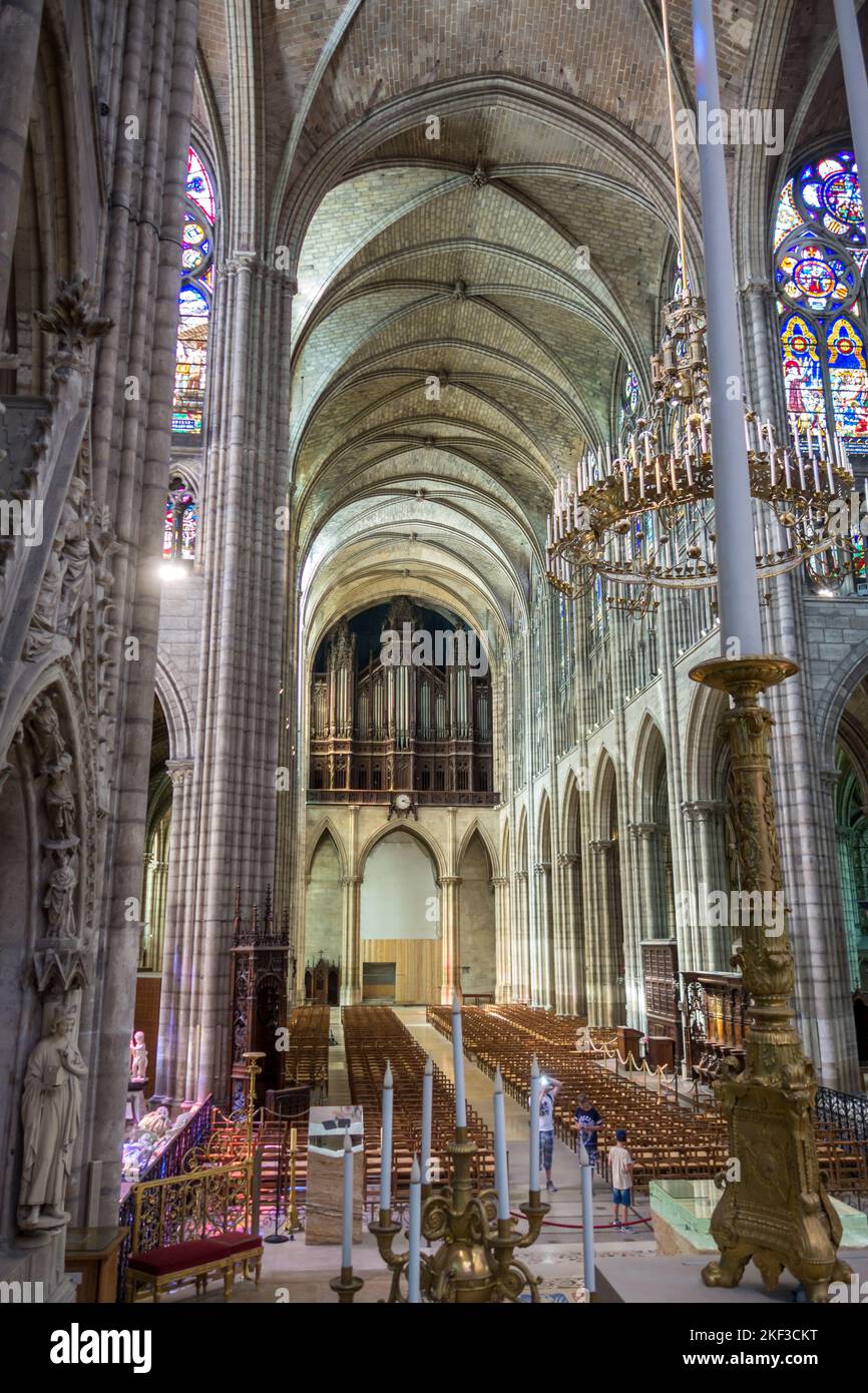 Basilica of Saint-Denis. Interior view, Paris, france Stock Photo - Alamy