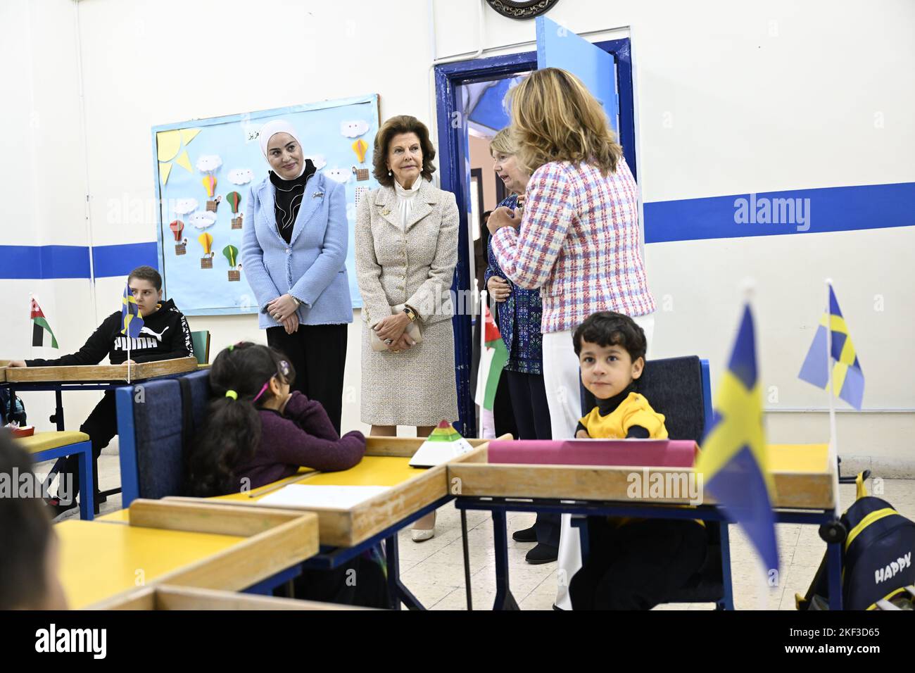 AMMAN 20221116 Drottning Silvia under besöket på Al Hussein Society ...