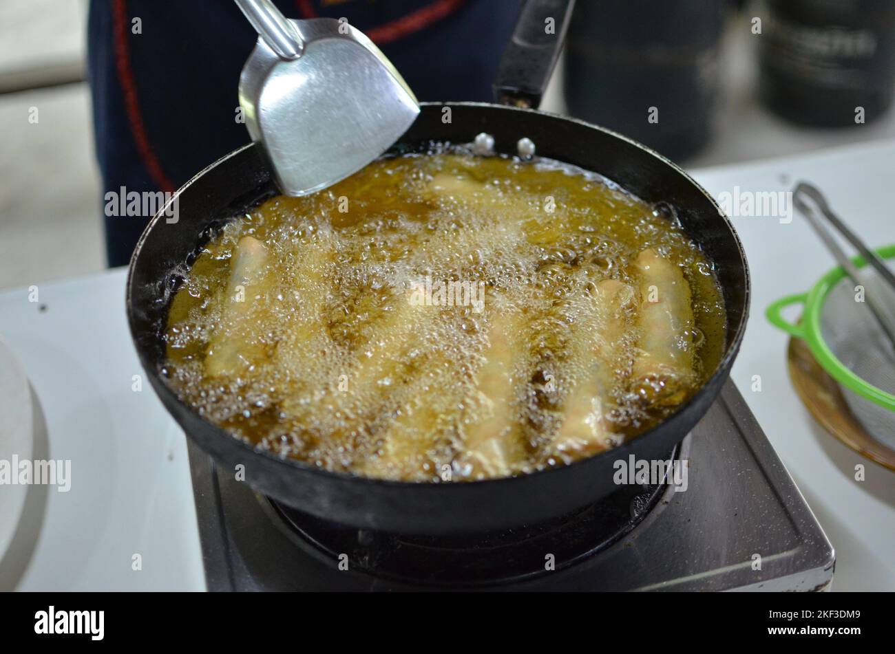 Spring rolls deep fried Thai cooking ingrediance lesson Stock Photo - Alamy