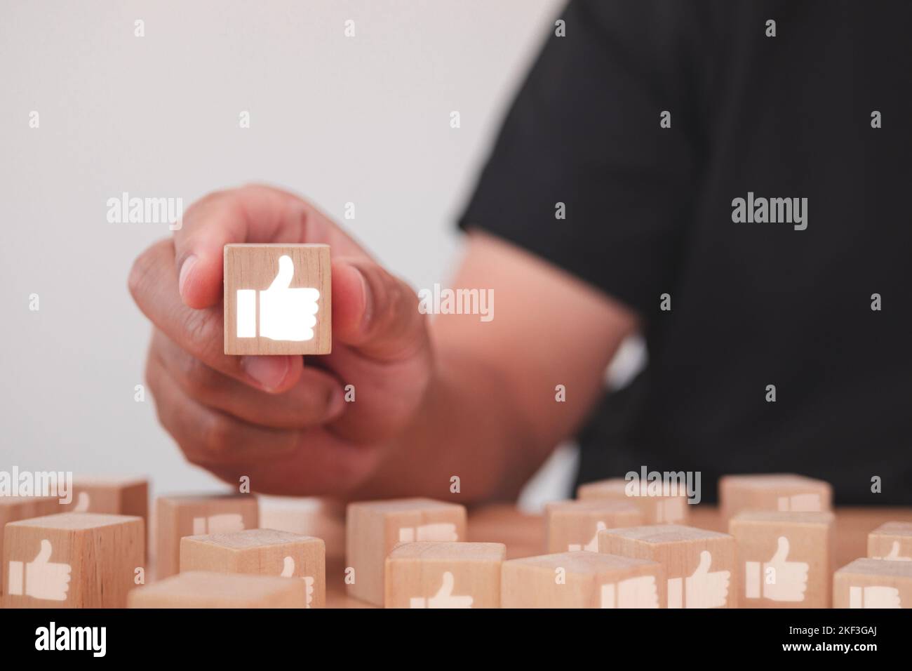 Creator feedback from Users. Wood blocks show a sign of liking. Evaluation and satisfaction ...