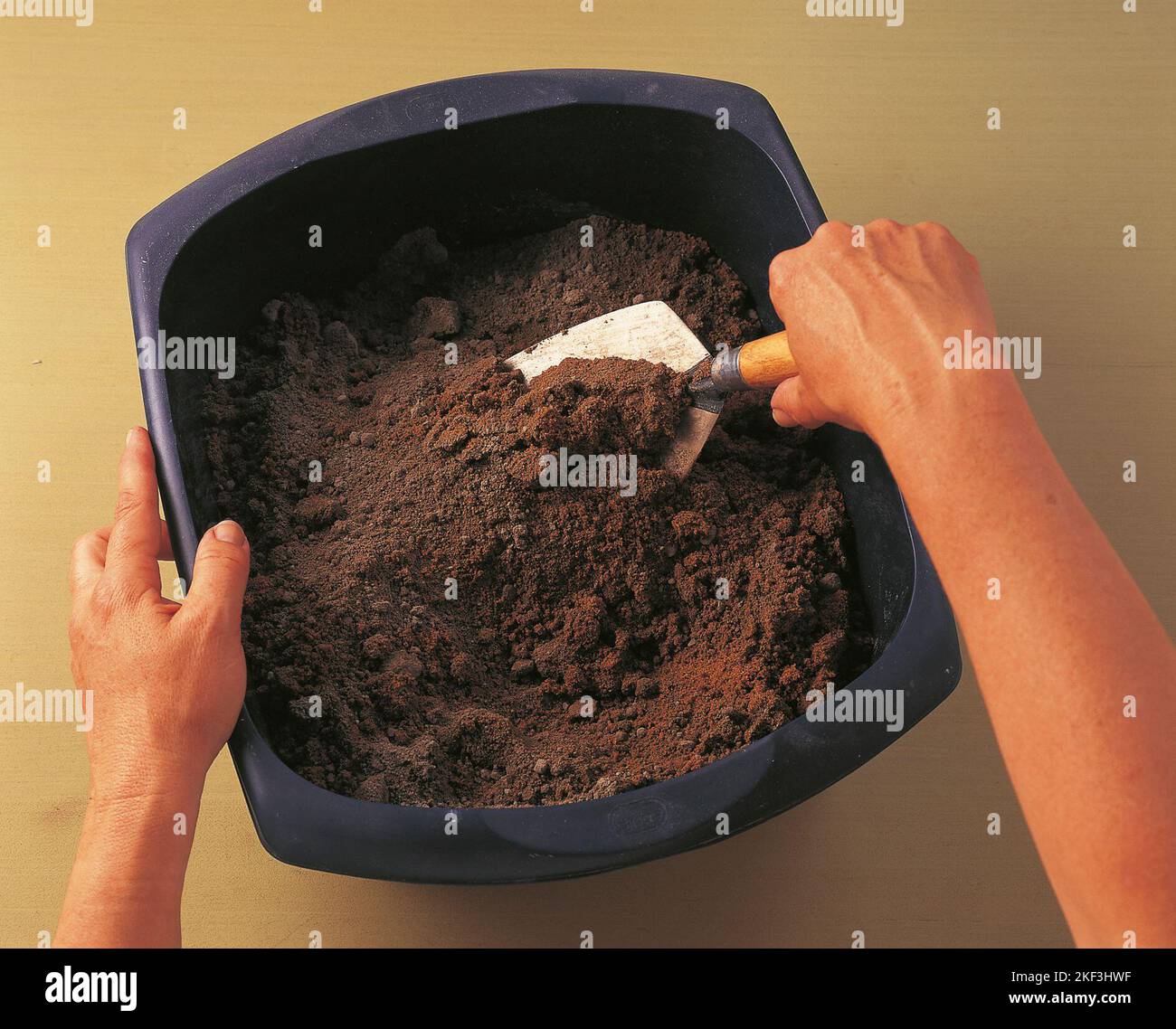 Cement mix preparation hi-res stock photography and images - Alamy