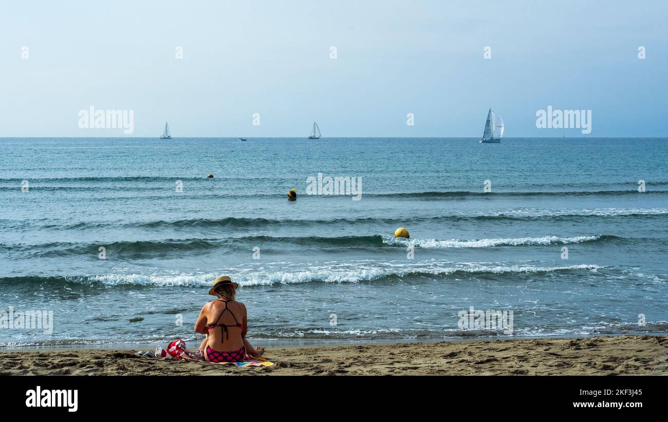 Tourist on the beach in Marbella enjoying the sun and the sea Stock ...