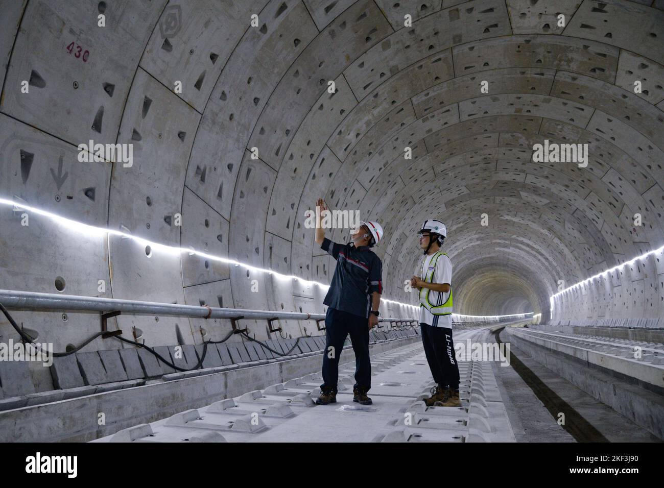 Jakarta railway high speed construction hi-res stock photography and ...