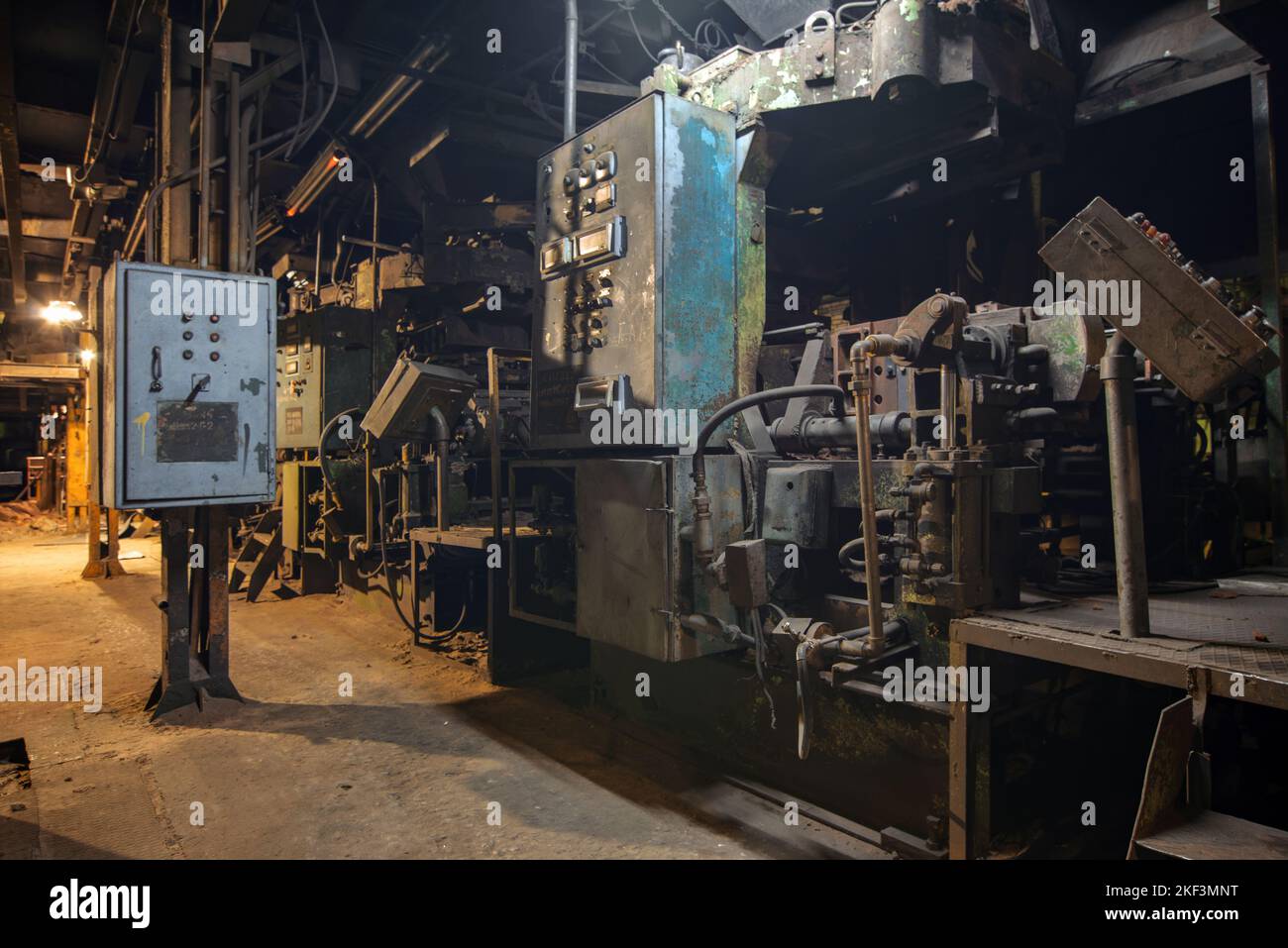 Old industrial hall hi-res stock photography and images - Alamy