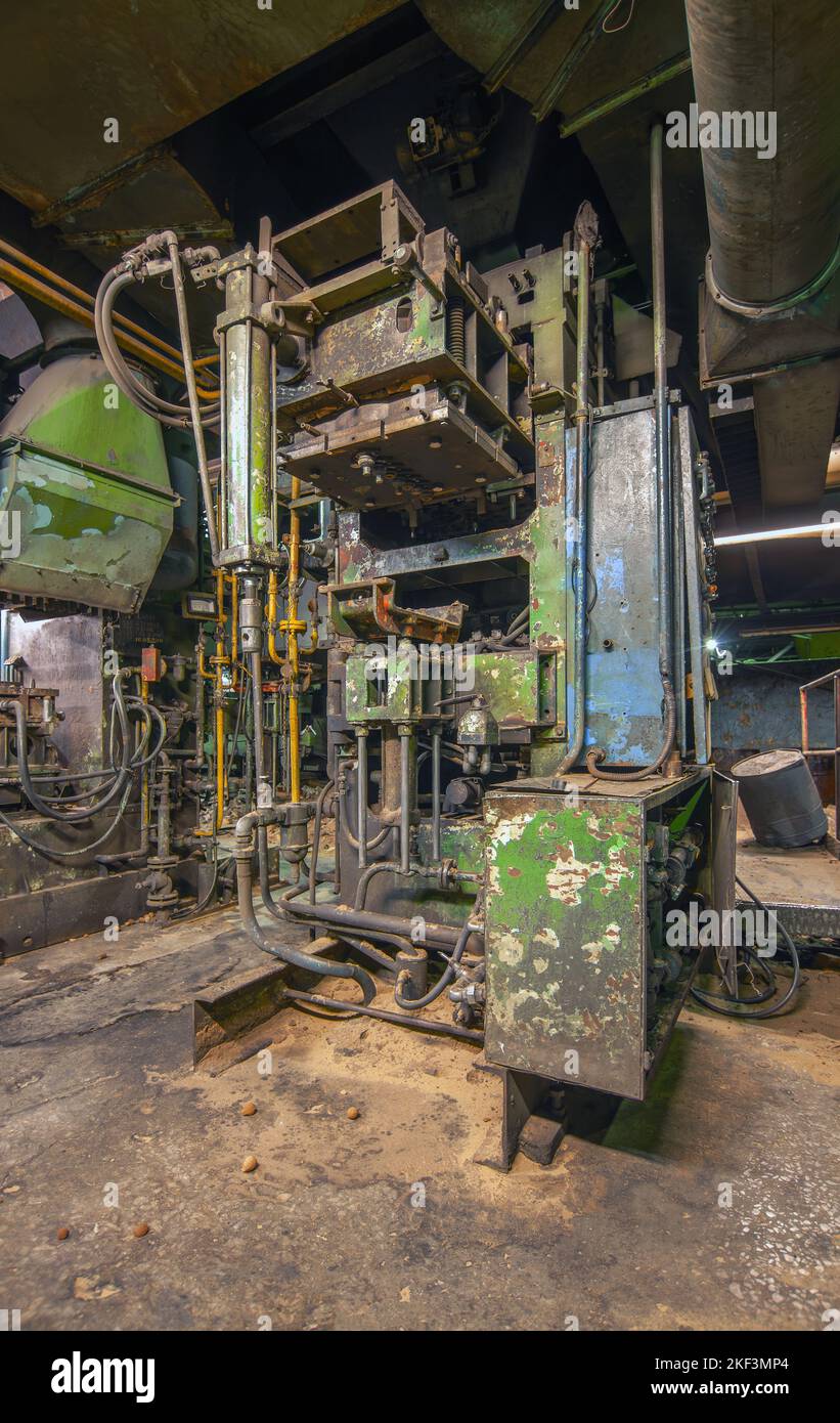 Production of cast iron hi-res stock photography and images - Alamy