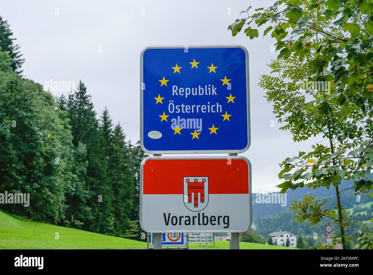 Grenze deutschland österreich hi-res stock photography and images - Alamy