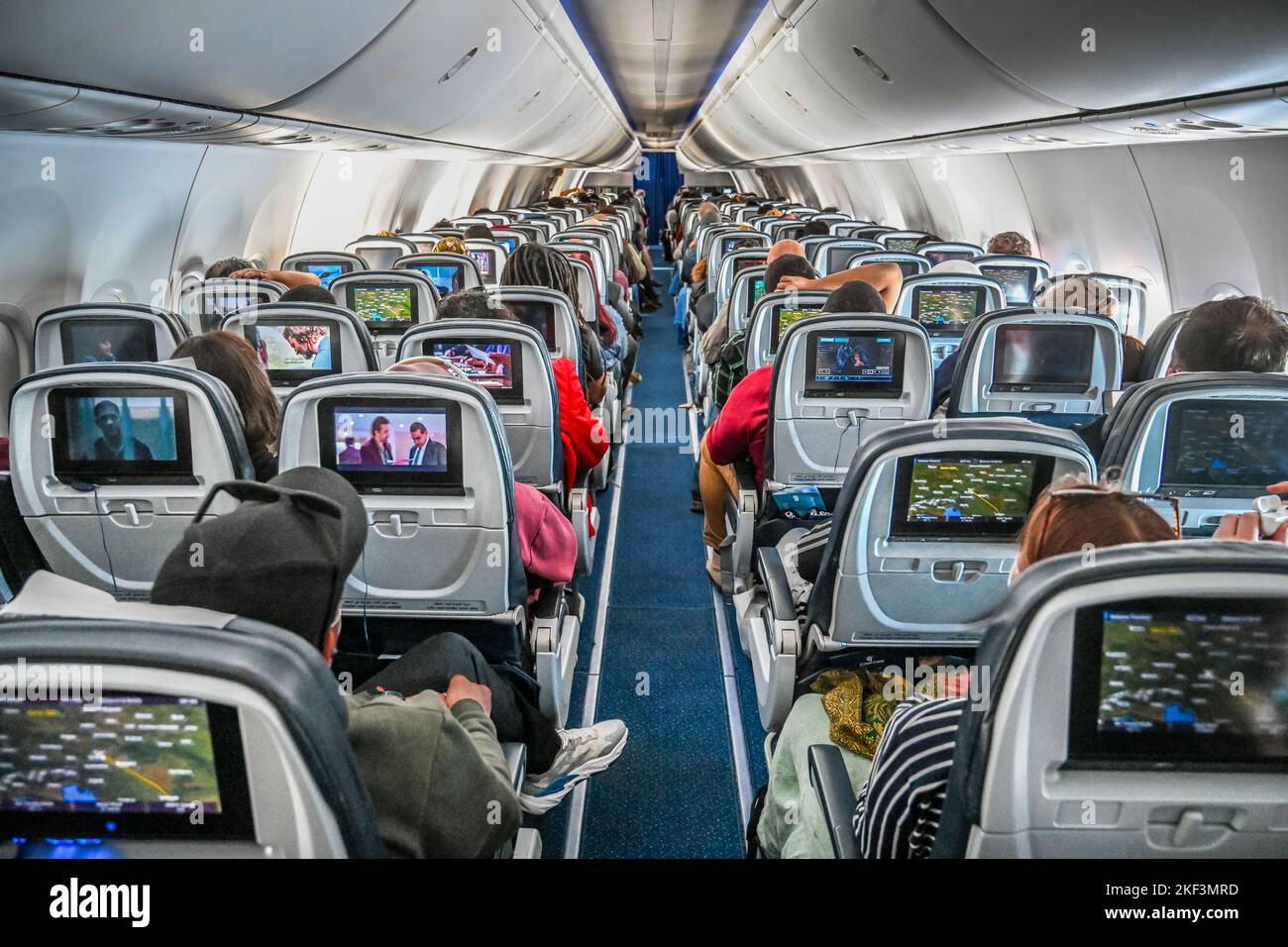 Flugzeugkabine innen hi-res stock photography and images - Alamy