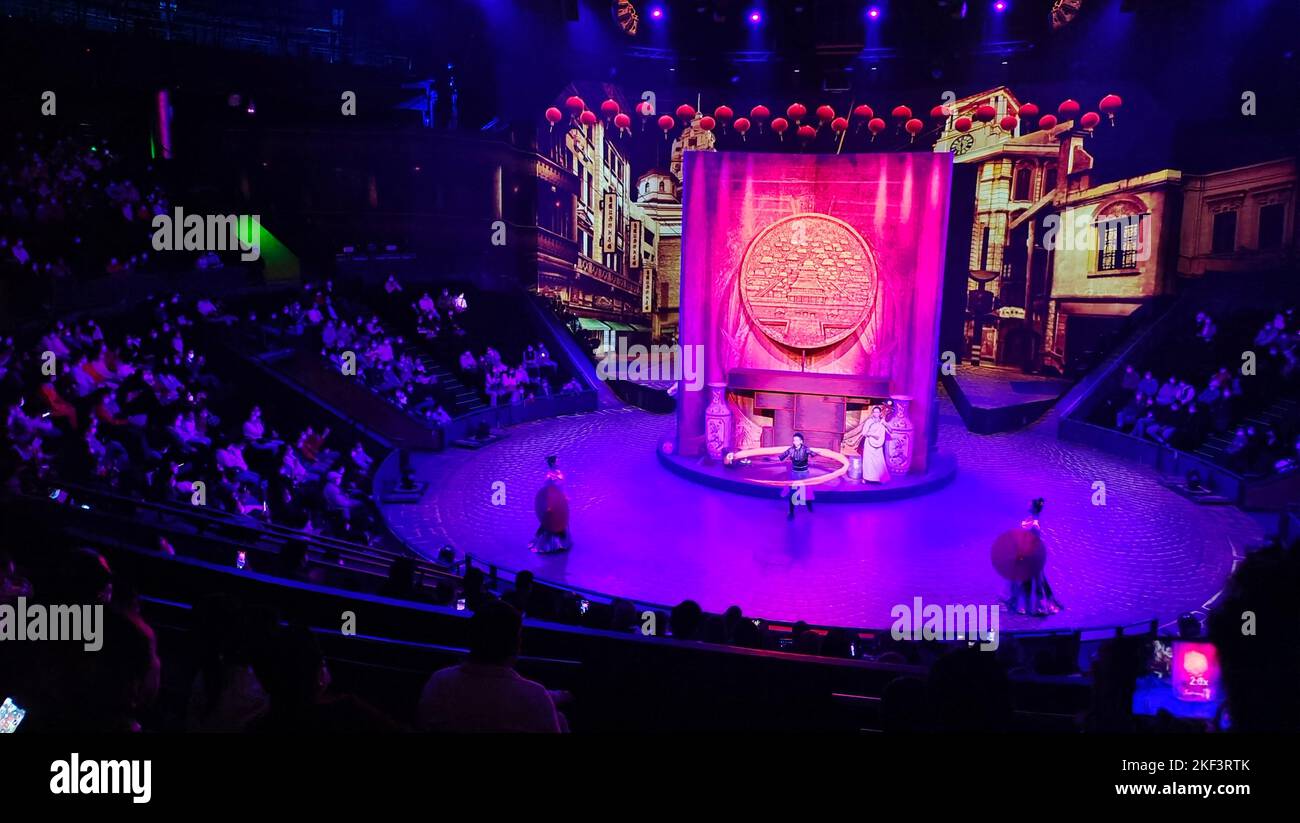 The acrobatics "ERA-Intersection of Time II" is performed in Shanghai ...