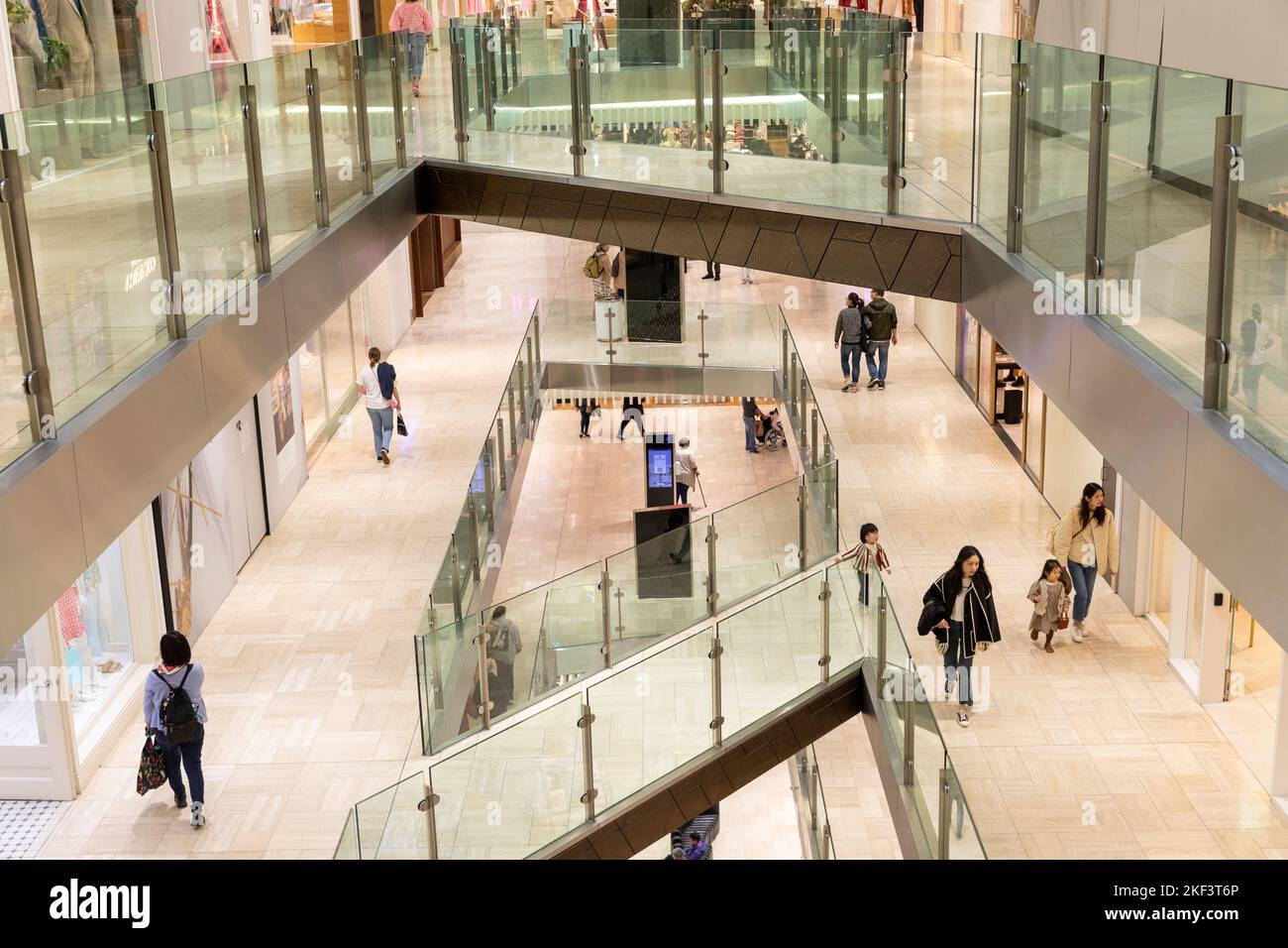 Mall three floors hi-res stock photography and images - Alamy