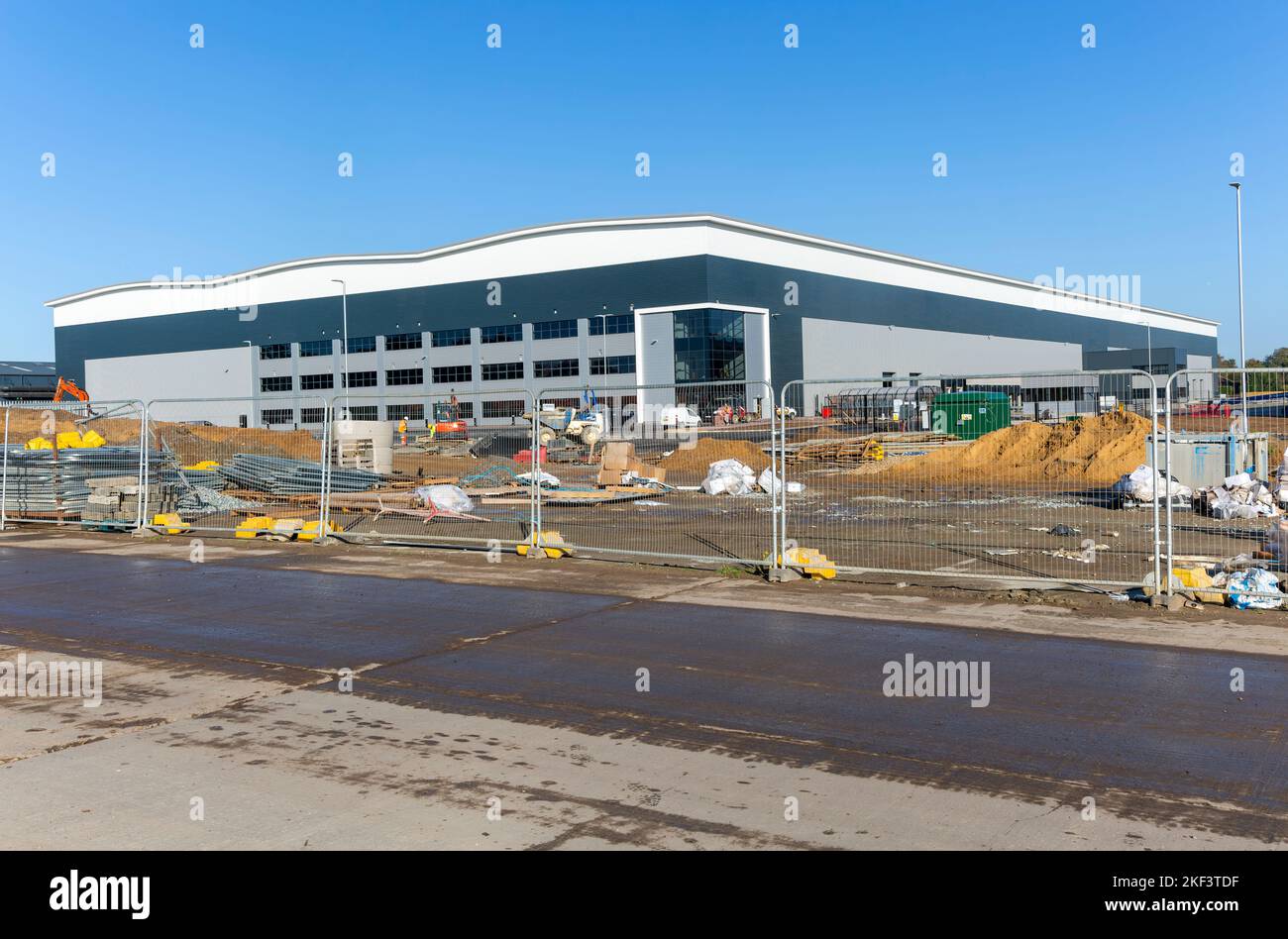 Construction site large warehouse building, Orwell Logistics Park ...