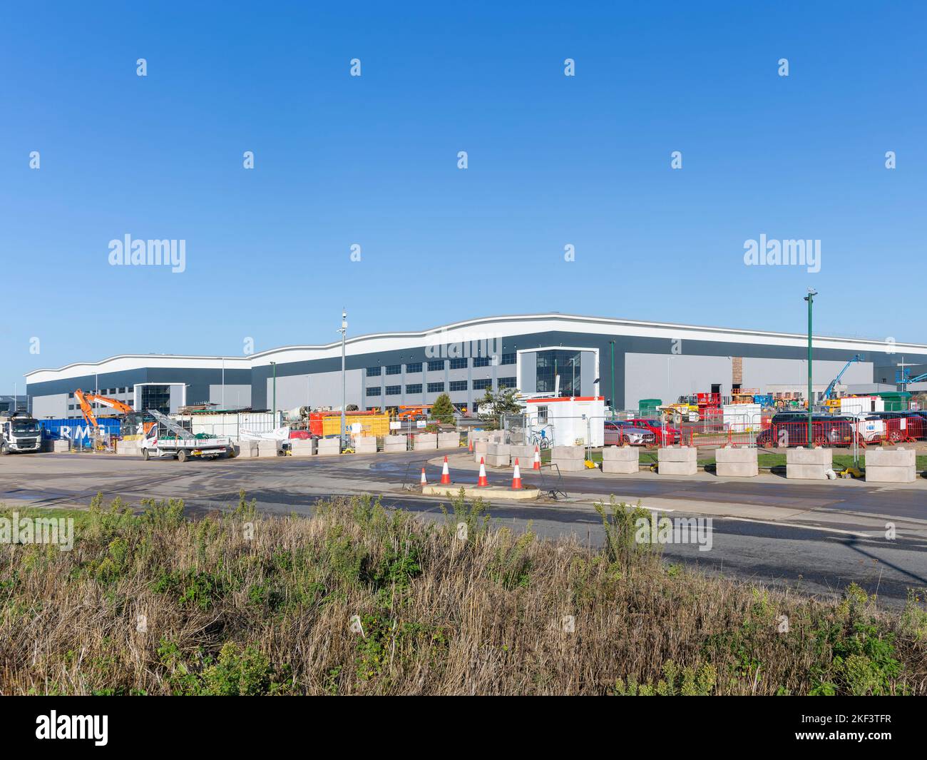 Construction site large warehouse building, Orwell Logistics Park ...
