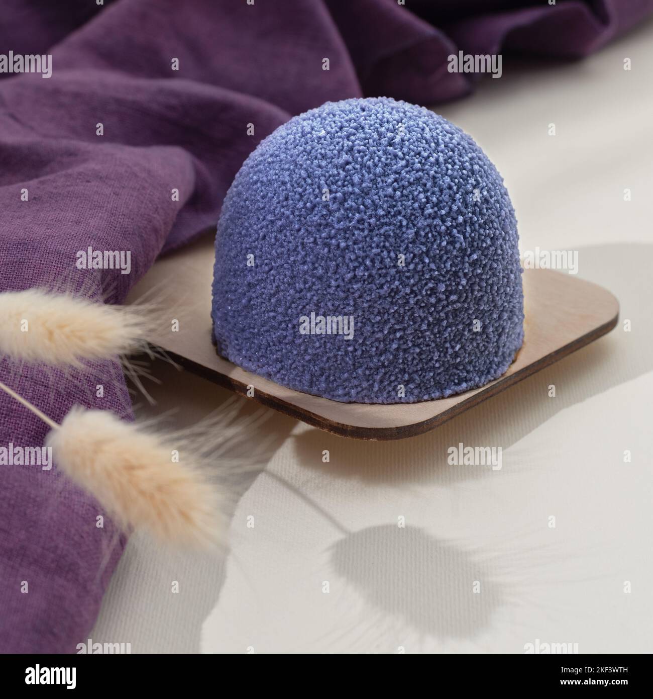 Making mini mousse cake chocolate hi-res stock photography and images ...