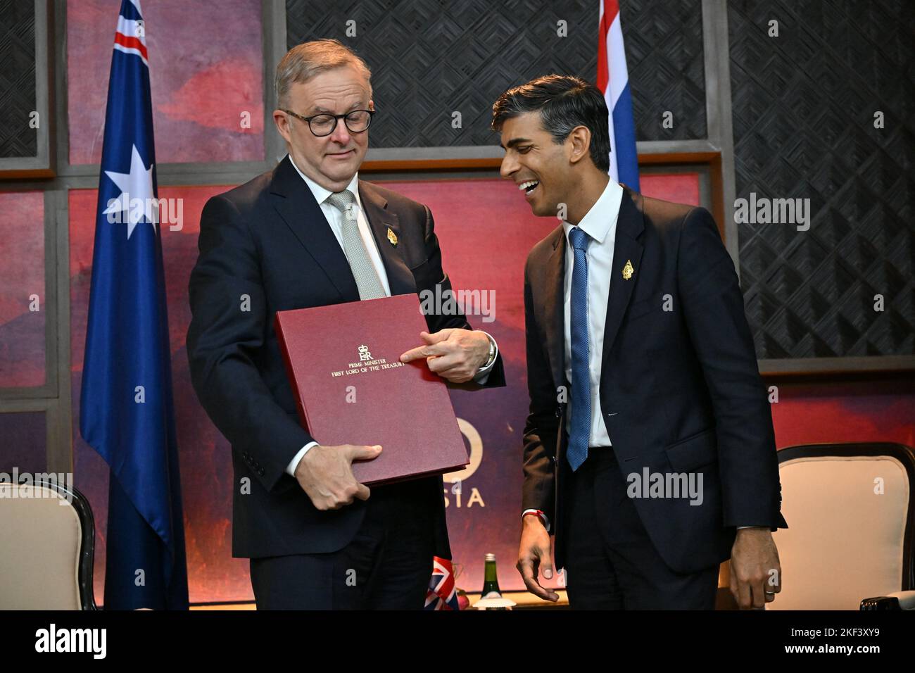 Prime Minister Rishi Sunak (right) and Prime Minister of Australia ...