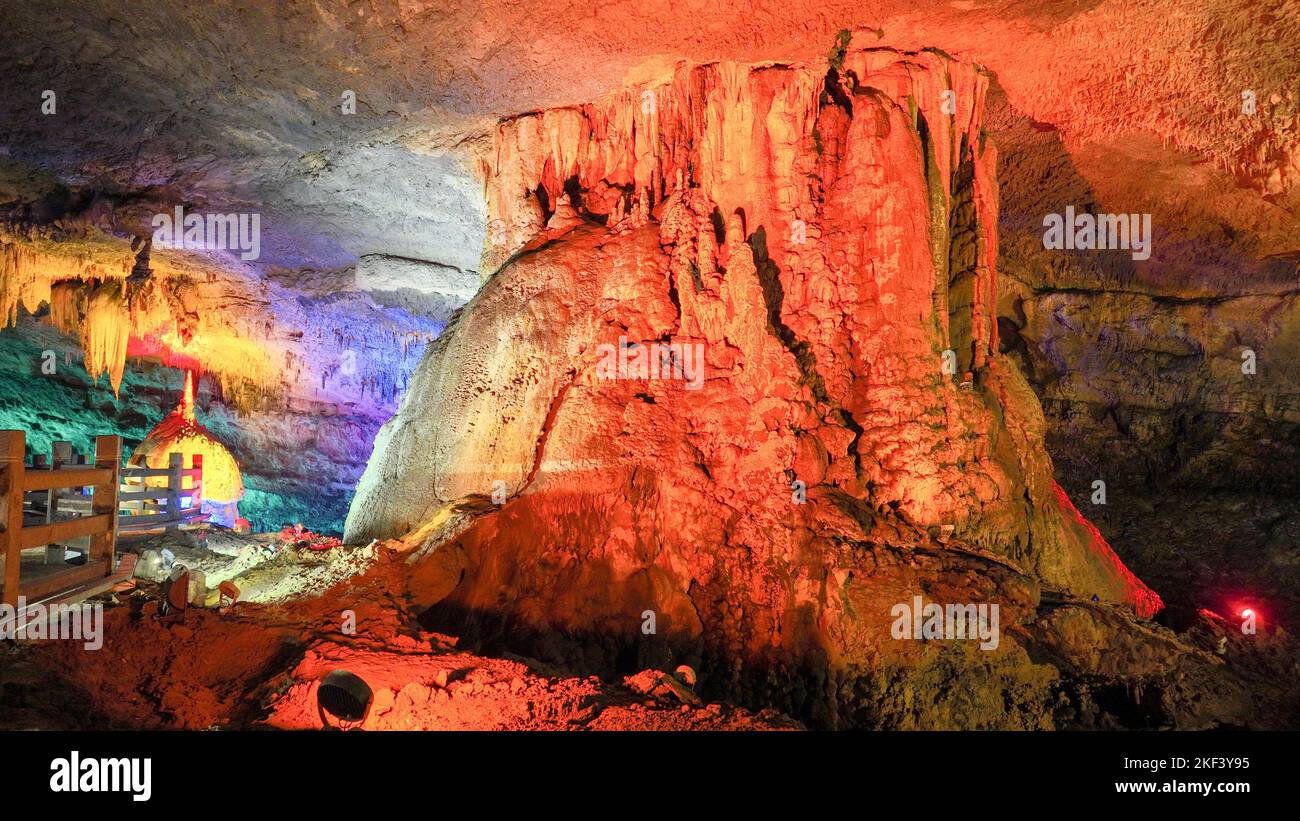 Gorgeous karst cave views of the Taigu Cave, Youyang County, Chongqing ...