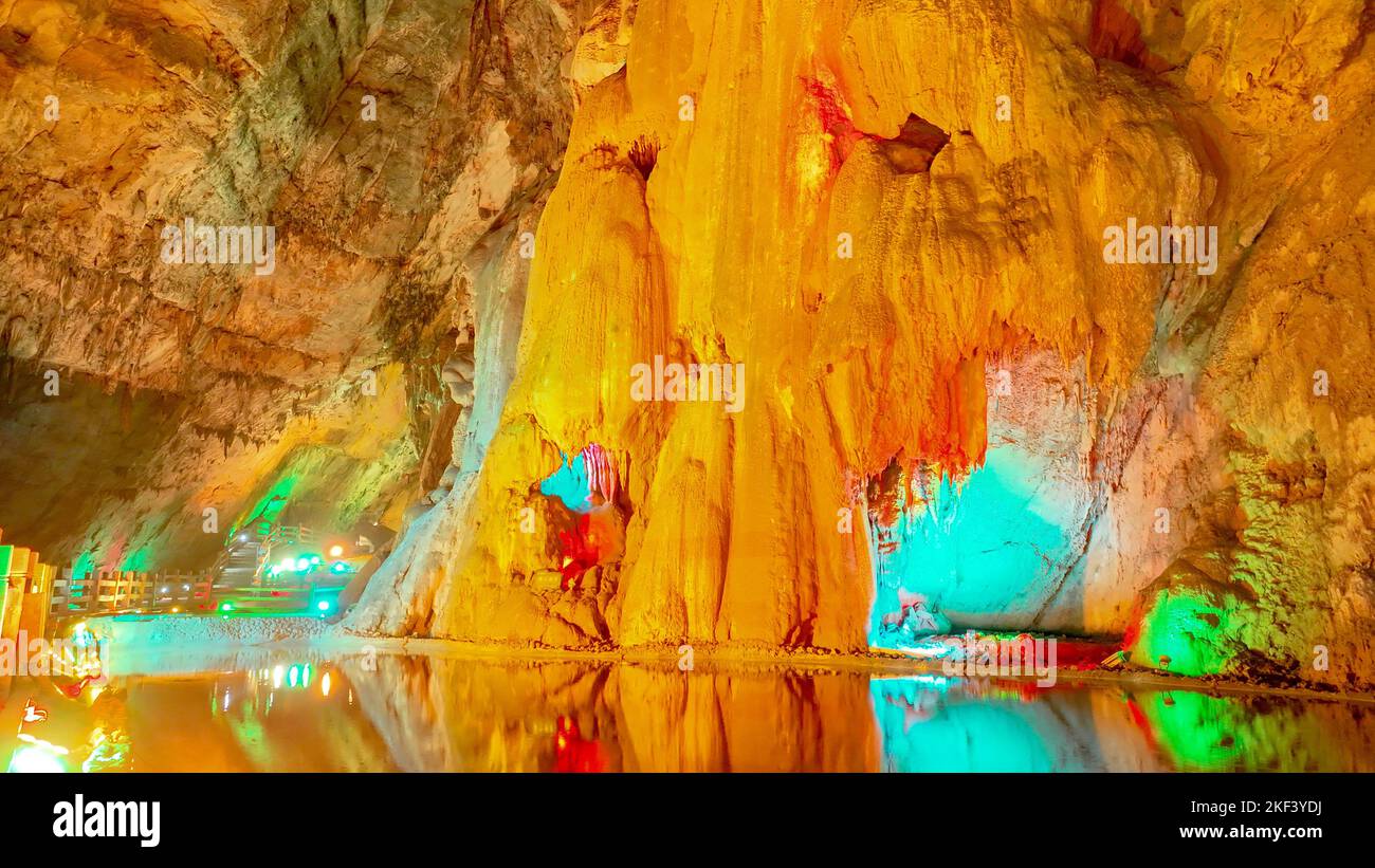 Gorgeous karst cave views of the Taigu Cave, Youyang County, Chongqing ...