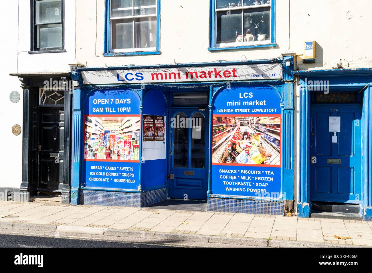 Mini market High street Lowestoft suffolk 2022 Stock Photo - Alamy