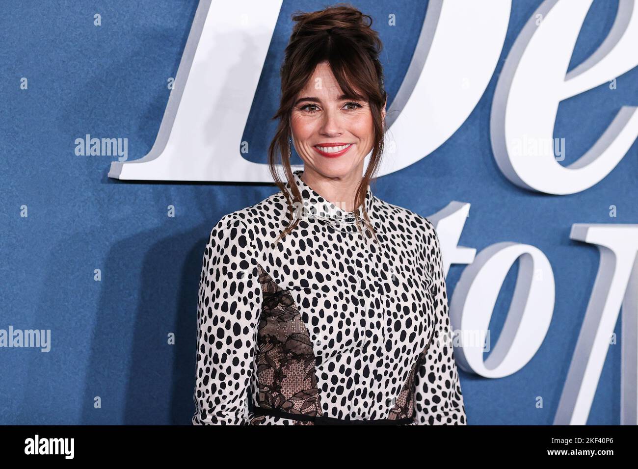 Linda edna cardellini hi-res stock photography and images - Alamy