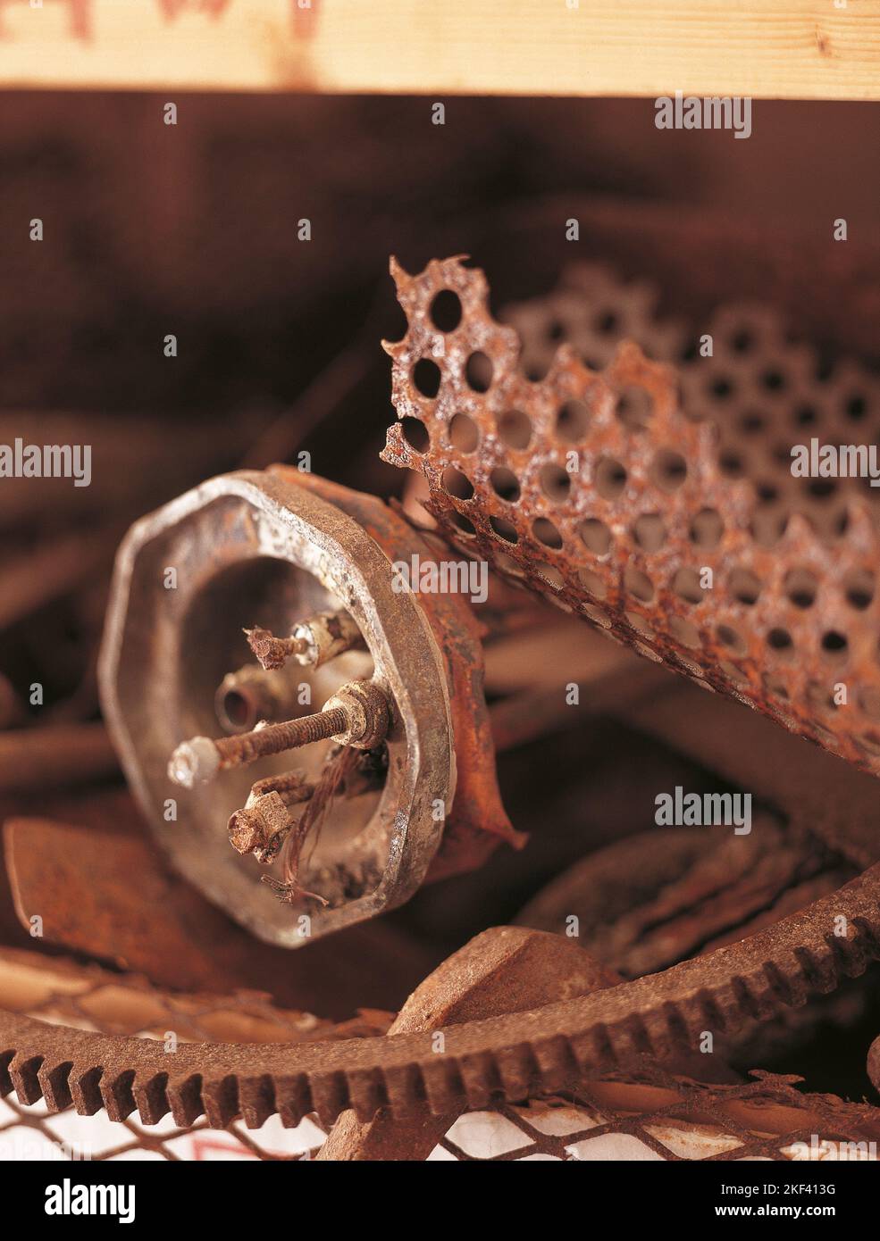 Recycled junk metal materials hi-res stock photography and images - Alamy