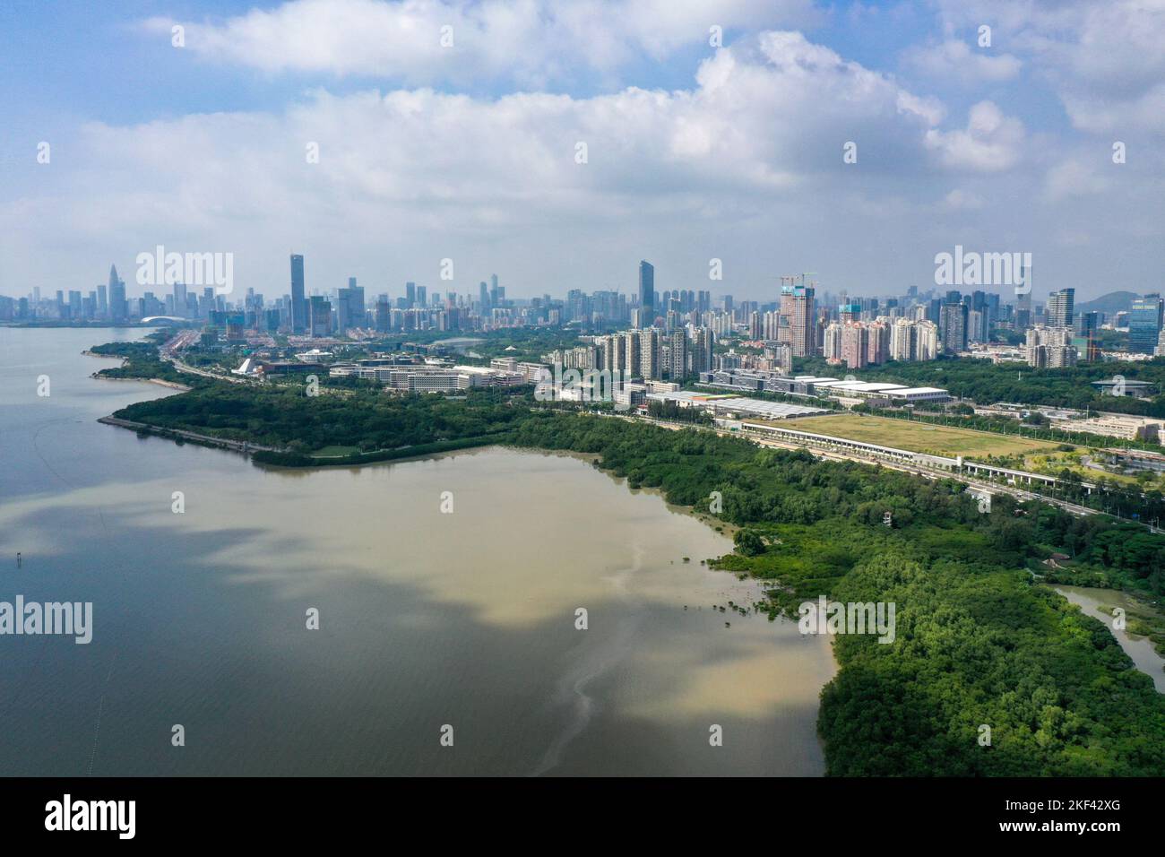 (221116) -- SHENZHEN, Nov. 16, 2022 (Xinhua) -- This aerial photo taken ...