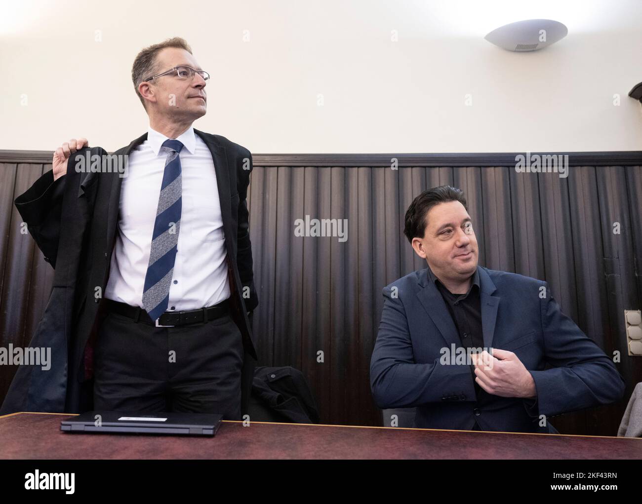 Suing former lawyer hi-res stock photography and images - Alamy